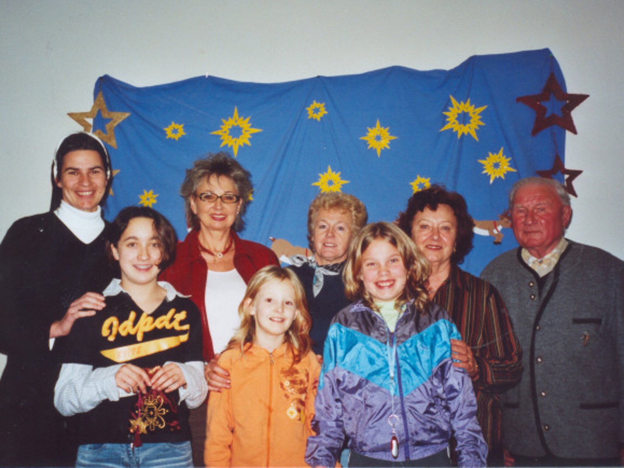 Geldübergabe des Erlöses - der Ausstellung - Meitingen