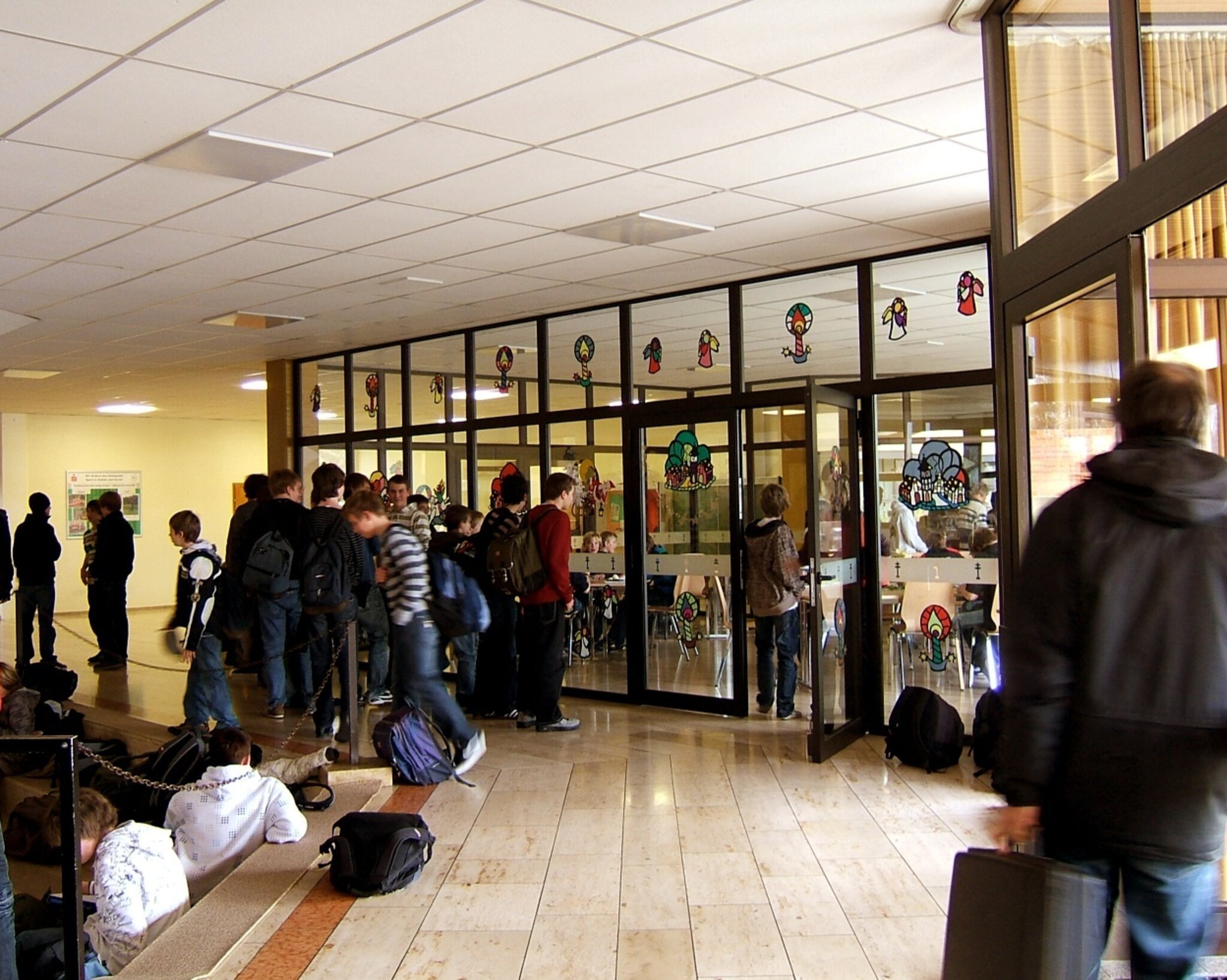 Die Mensa in Heilig Kreuz ist ab heute in Betrieb - Donauwörth