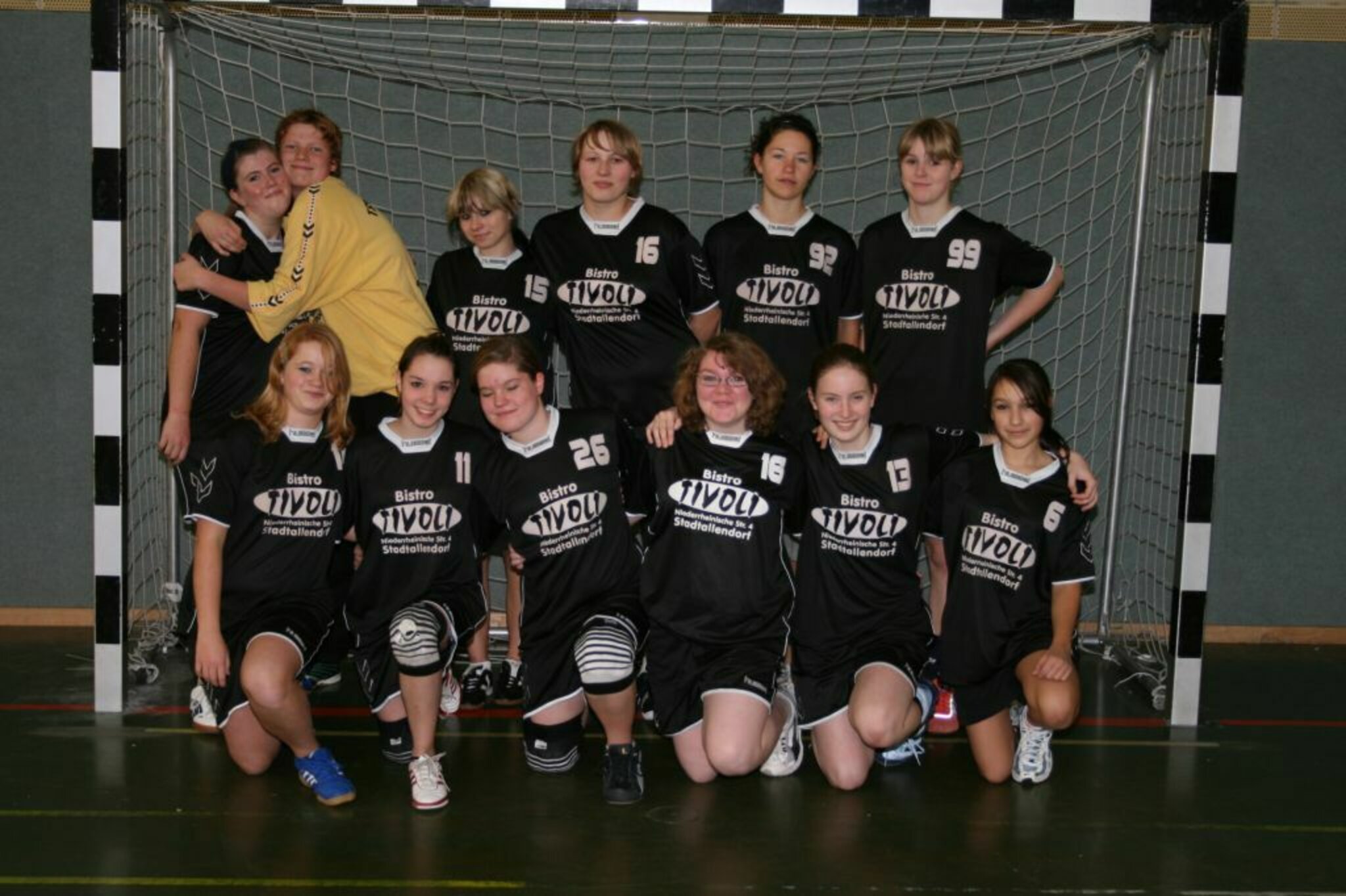 Weibliche B-Jugend erkämpft sich zweiten Tabellenplatz - Stadtallendorf