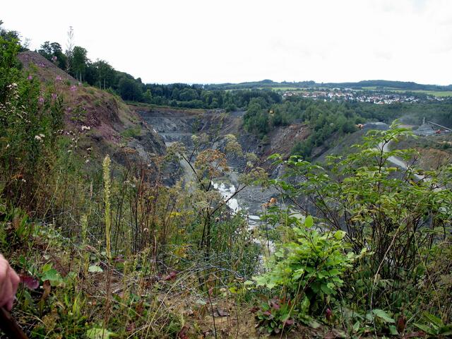 Spazierweg am : "Diabas - Steinbruch " - im Wandel der Zeit - Breidenbach