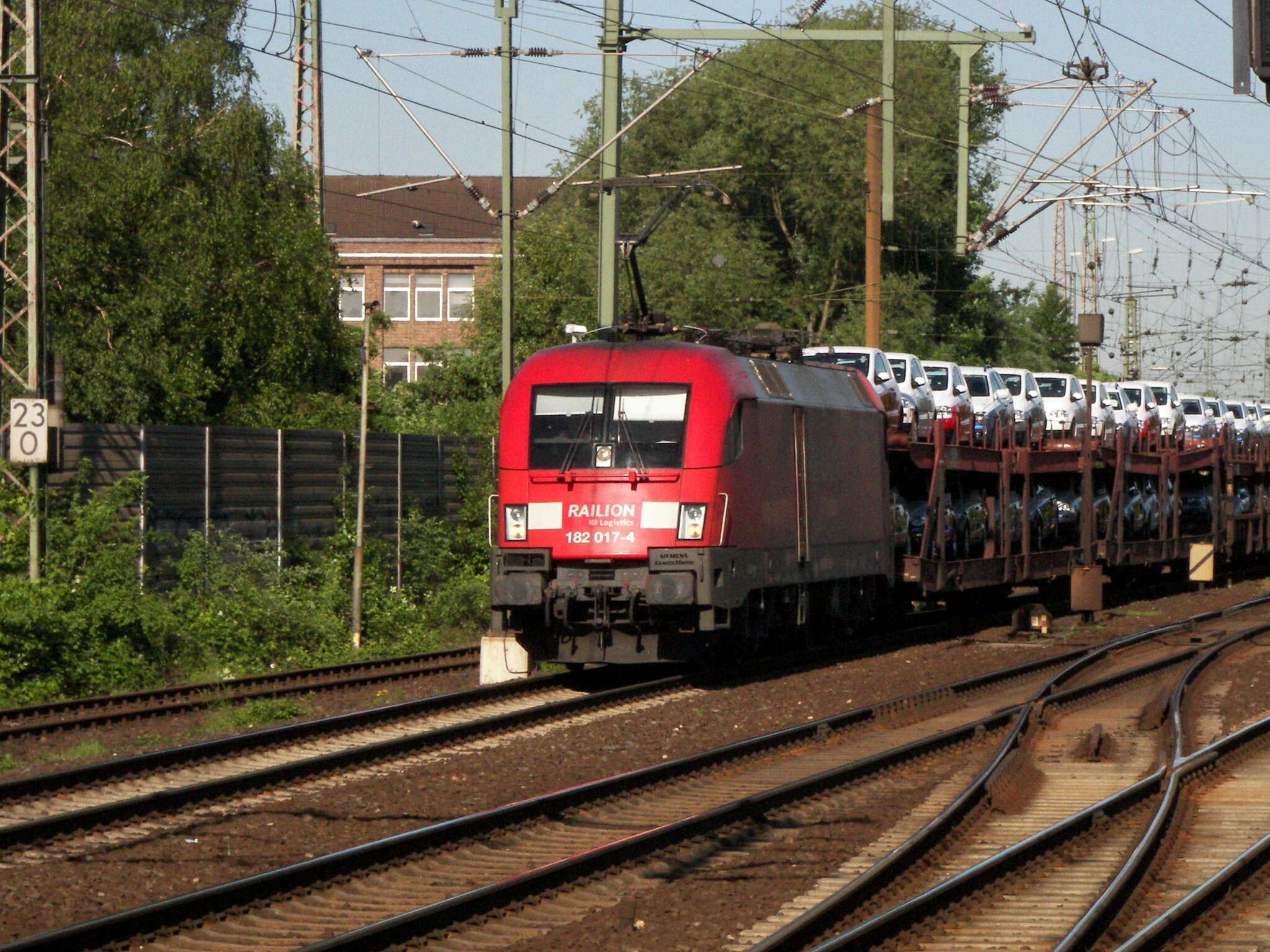 Baureihe 182 ("Taurus") in H-Linden - Springe