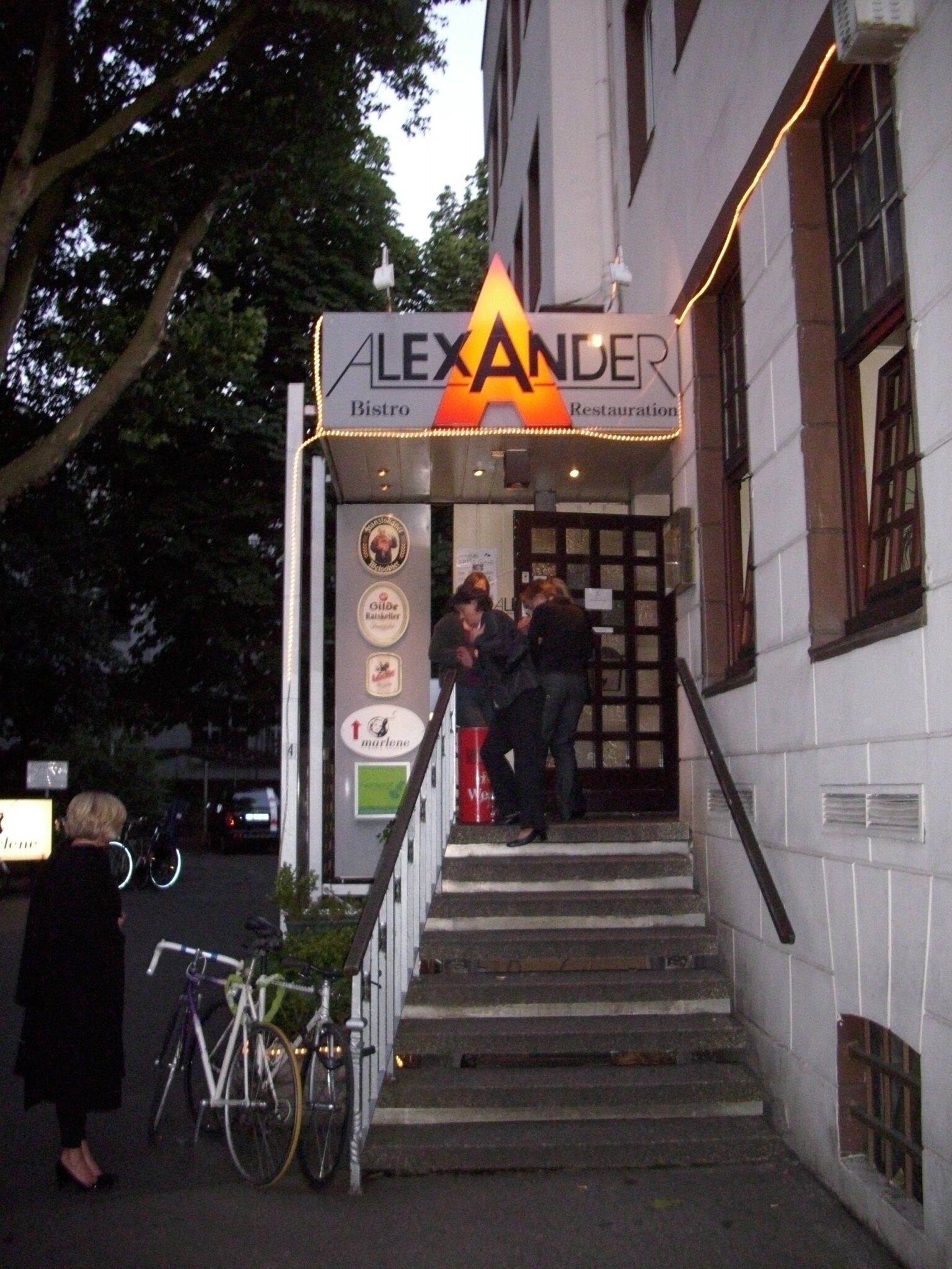 Das Alexander- das Mekka der Emaille-Schilder - Pattensen