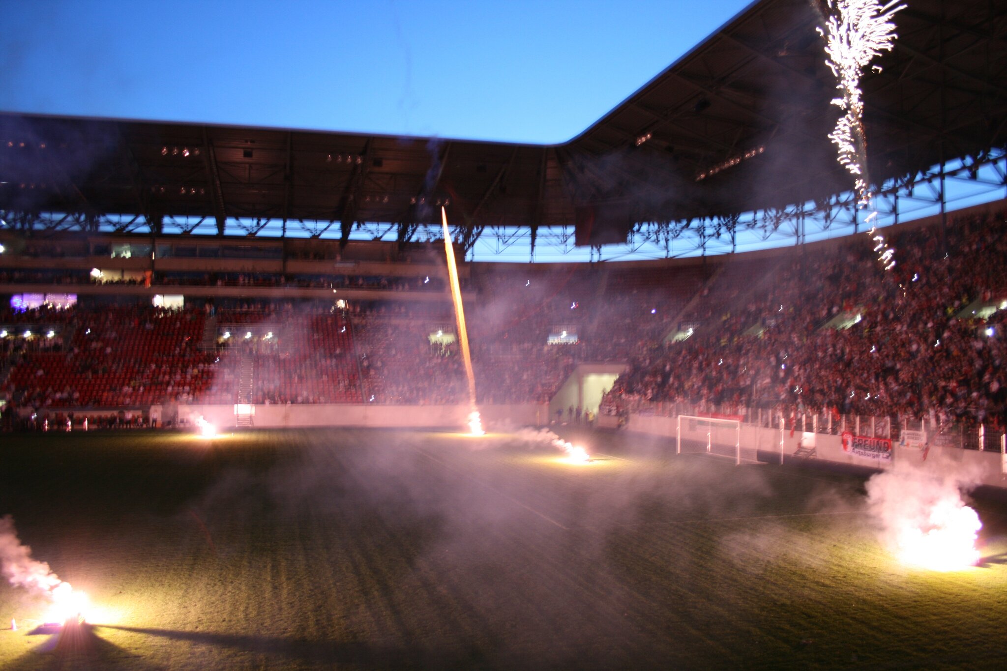 Feuerwerk in der Impuls-Arena - Königsbrunn