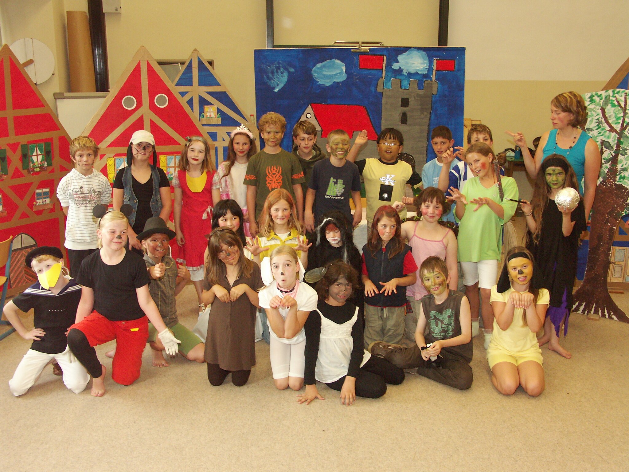 Spannende Theatervorführung in der GS Mitte Nördlingen und Spende an ...