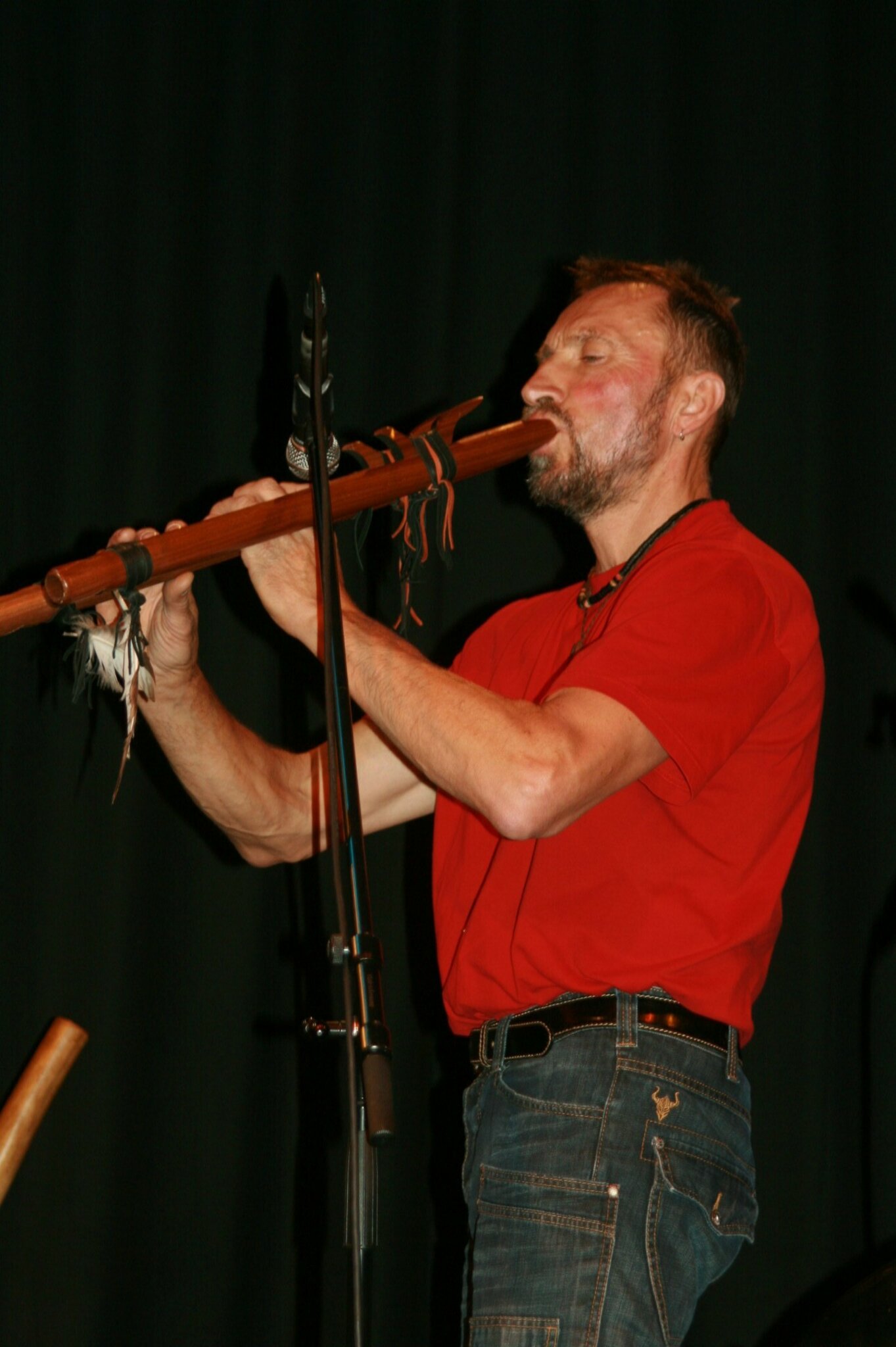 Ein Phänomen am Didgeridoo- Franz Richter baut Didgeridoo selbst- Dozent an den Volkshochschulen ...