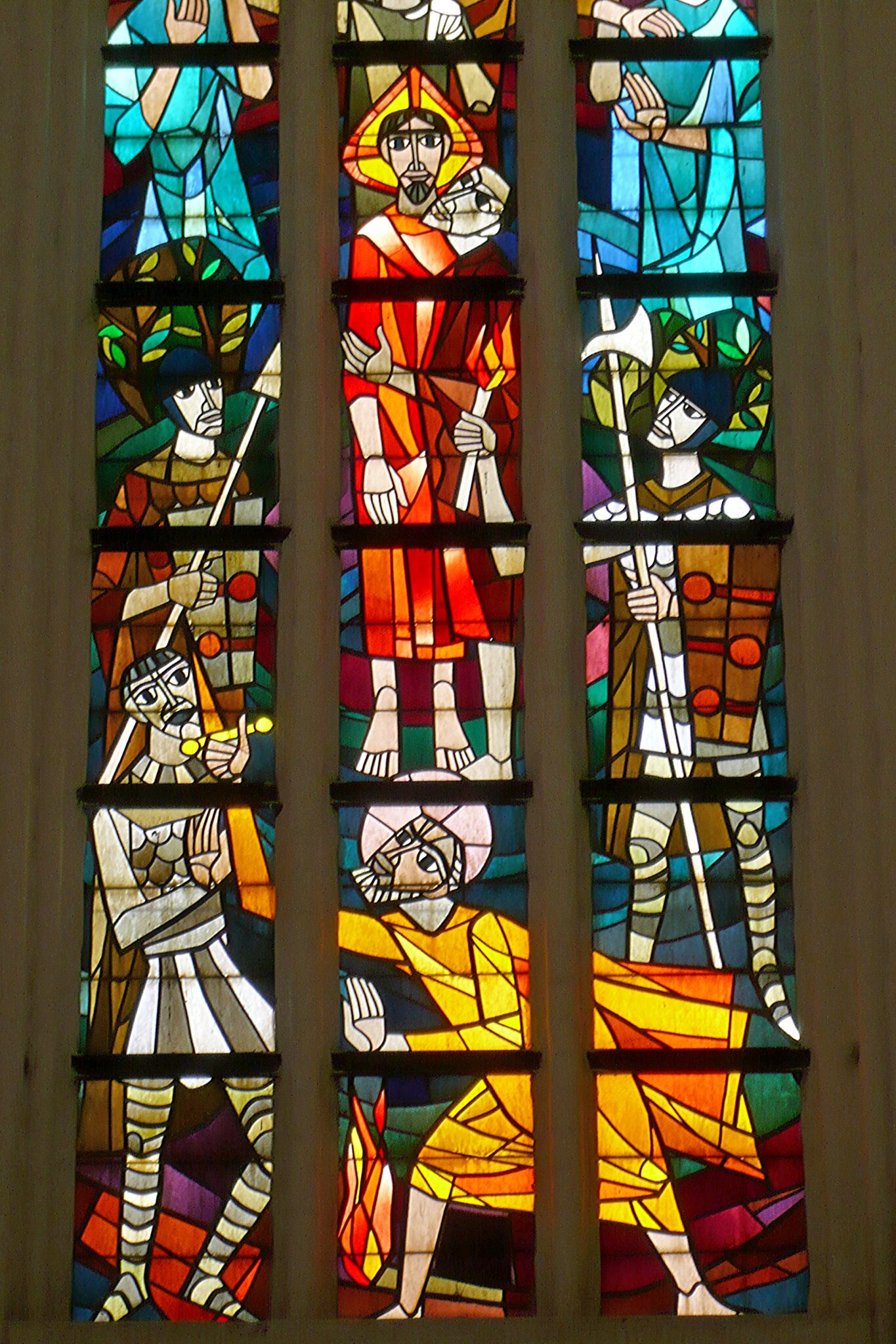 Rostock: Die Petrikirche und ihre leuchtenden Glasfenster - Rostock