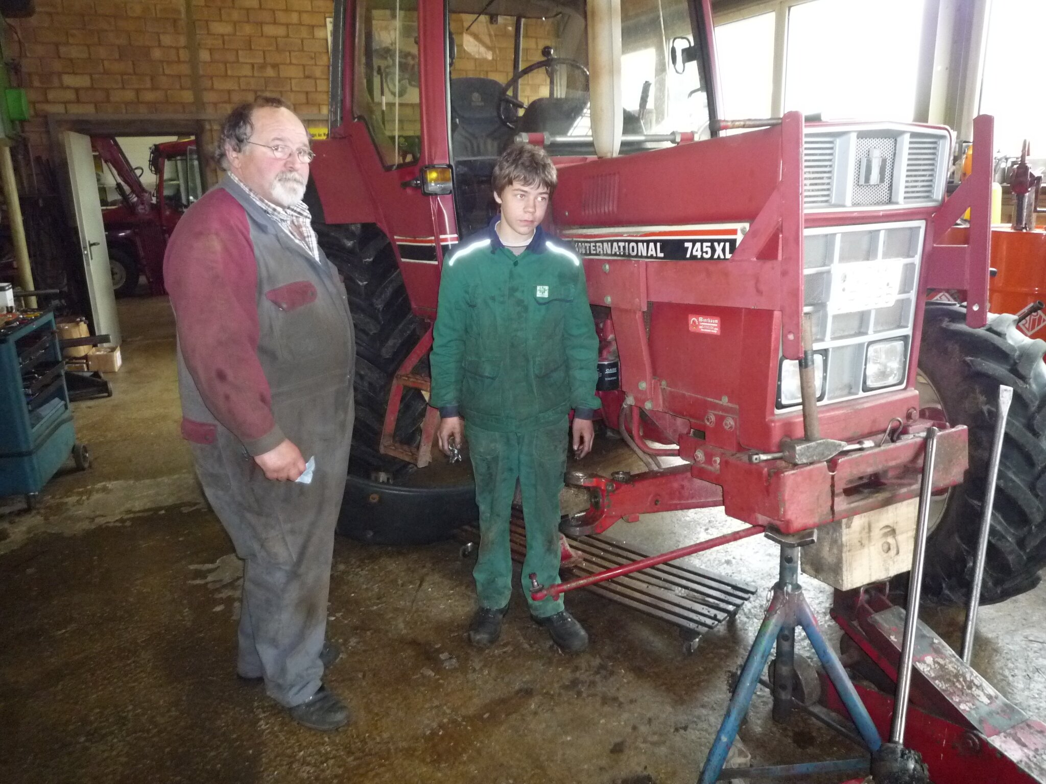 Schüler André Riehn der HRS Badenhausen an seinem Praktikantenplatz ...