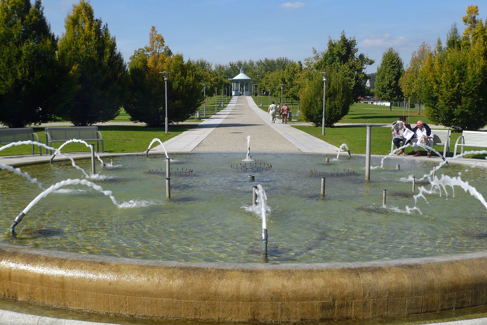 Der Kurpark: Gradierwerke, Seebühne, Brückentheater, Wasserfontänen und ...
