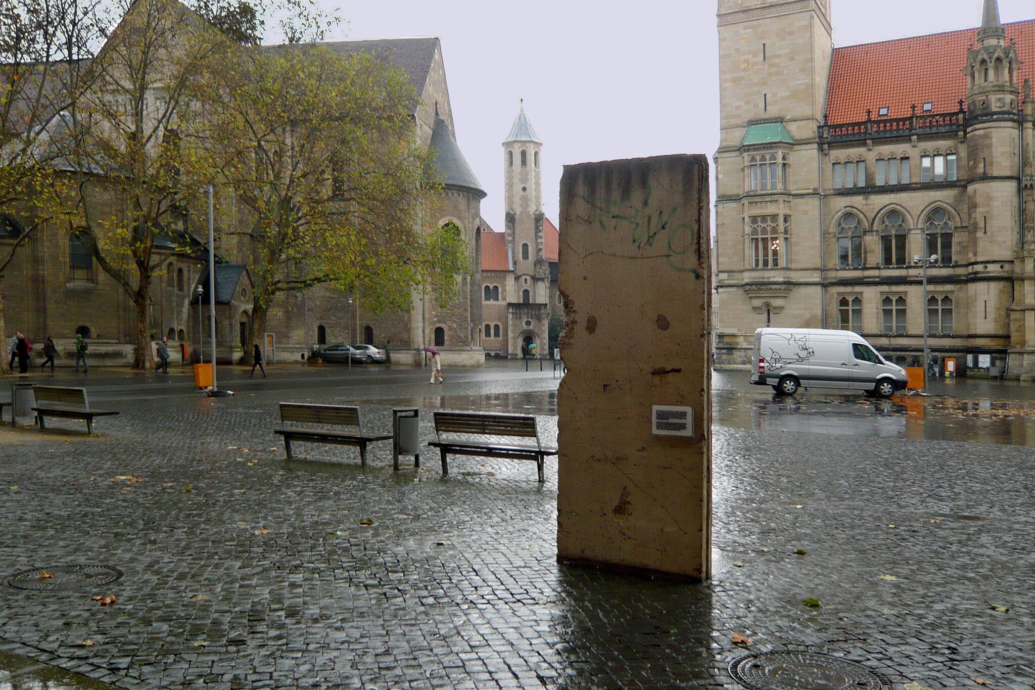 Mauerfragment auf dem "Platz der Deutschen Einheit" - Braunschweig