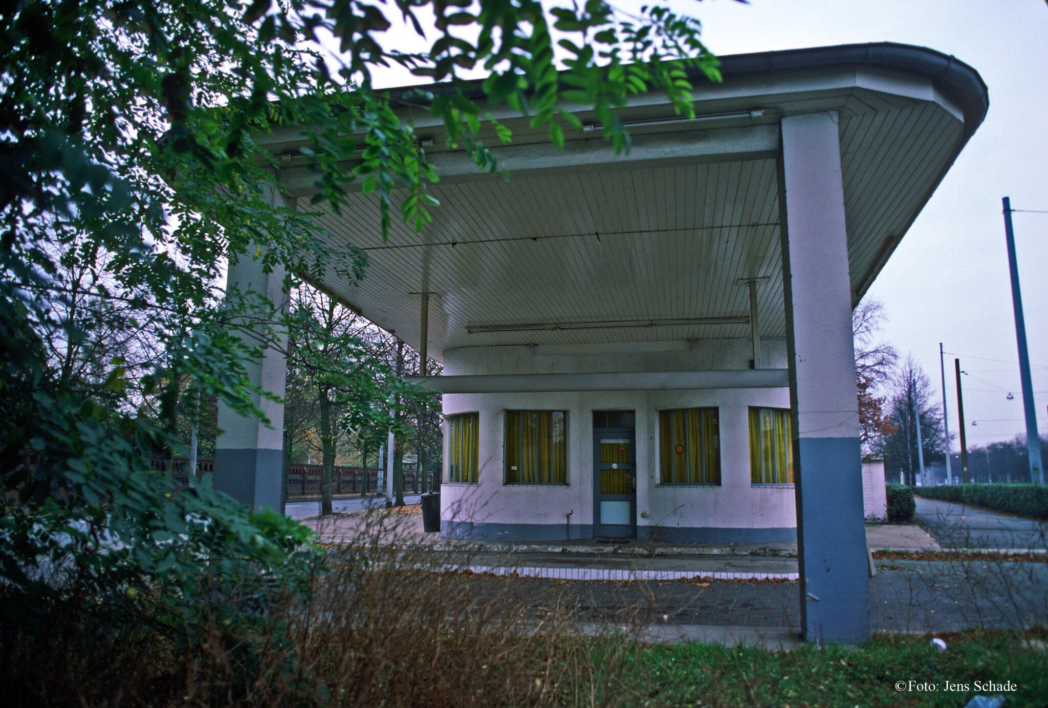 Damals in ... der Südstadt: Die Alte Tankstelle von der Engesohde ...