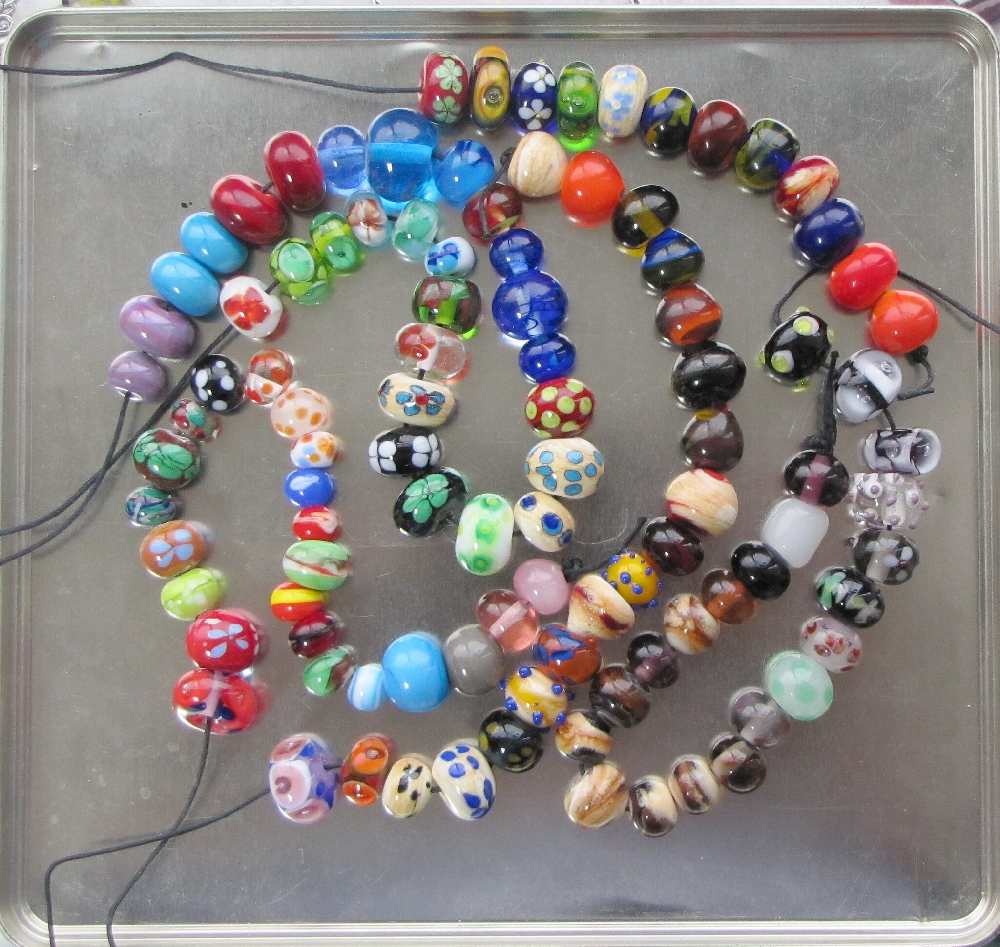 Bunte Perlen – selbst gemacht! - Gersthofen