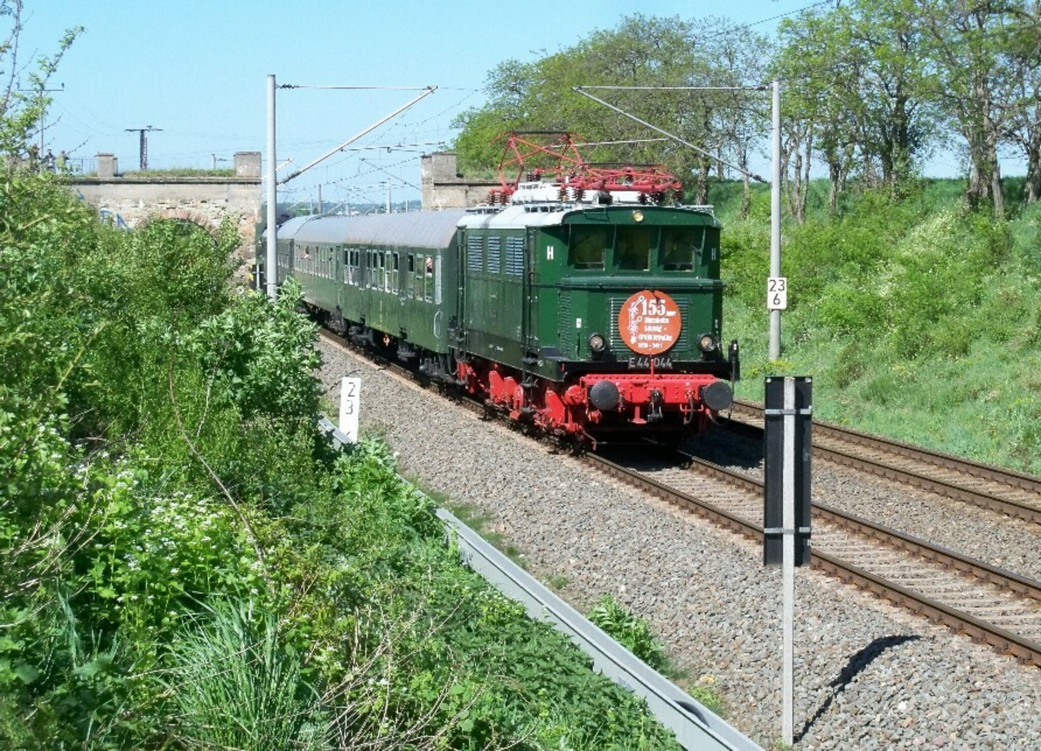 Eisenbahn - 155 Jahre Eisenbahnstrecke Leipzig-Großkorbetha Teil 2 E-Lokomotive E44 044 ...