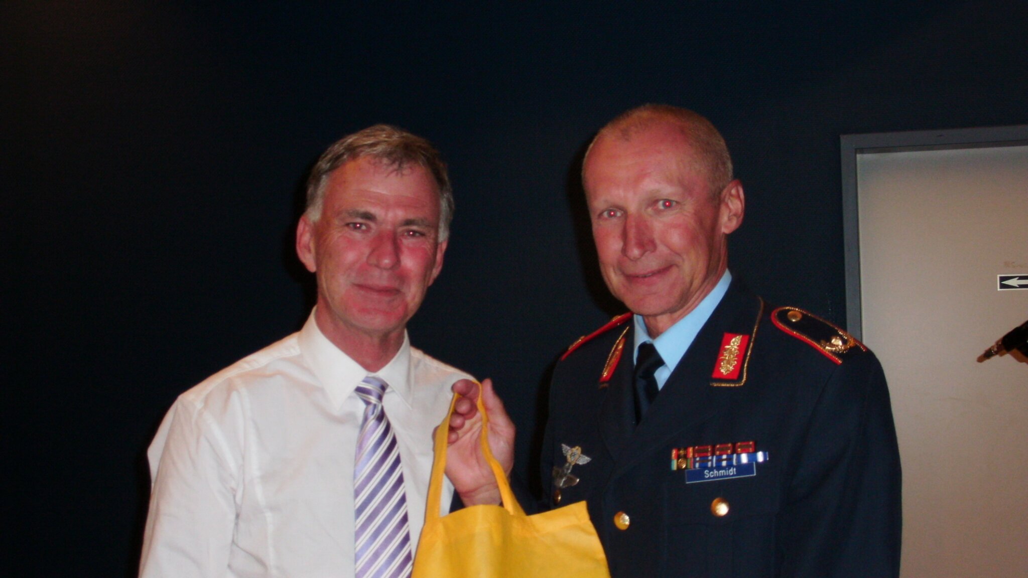 „Beitrag der Bundeswehr zum Wiederaufbau in Afghanistan“ Vortrag von ...