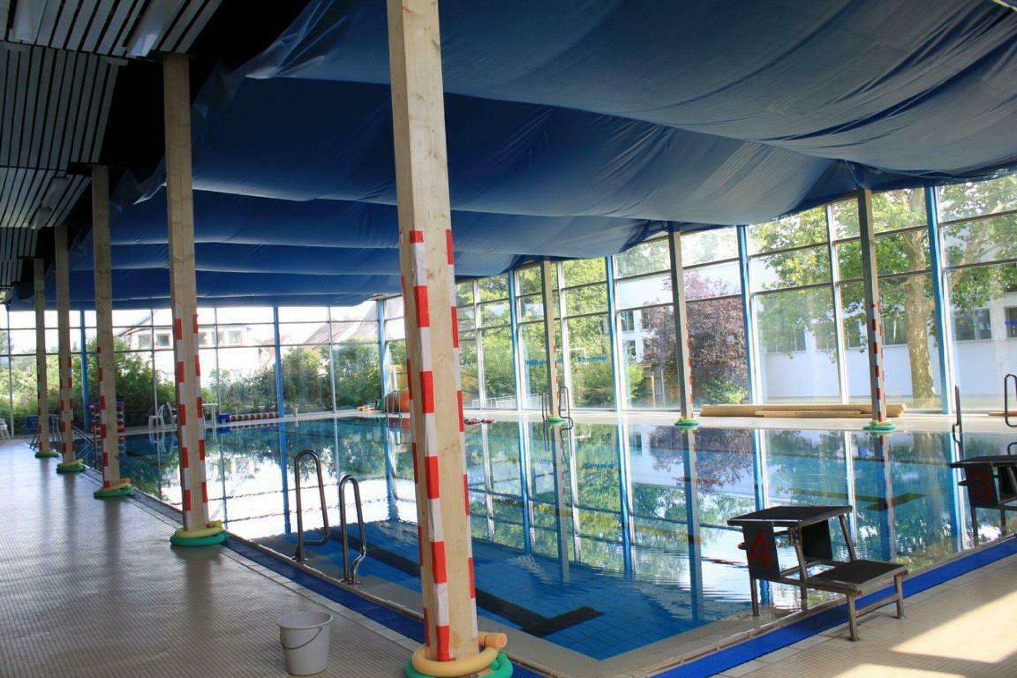 Hallenbad Letter hat Stützen bekommen - Seelze