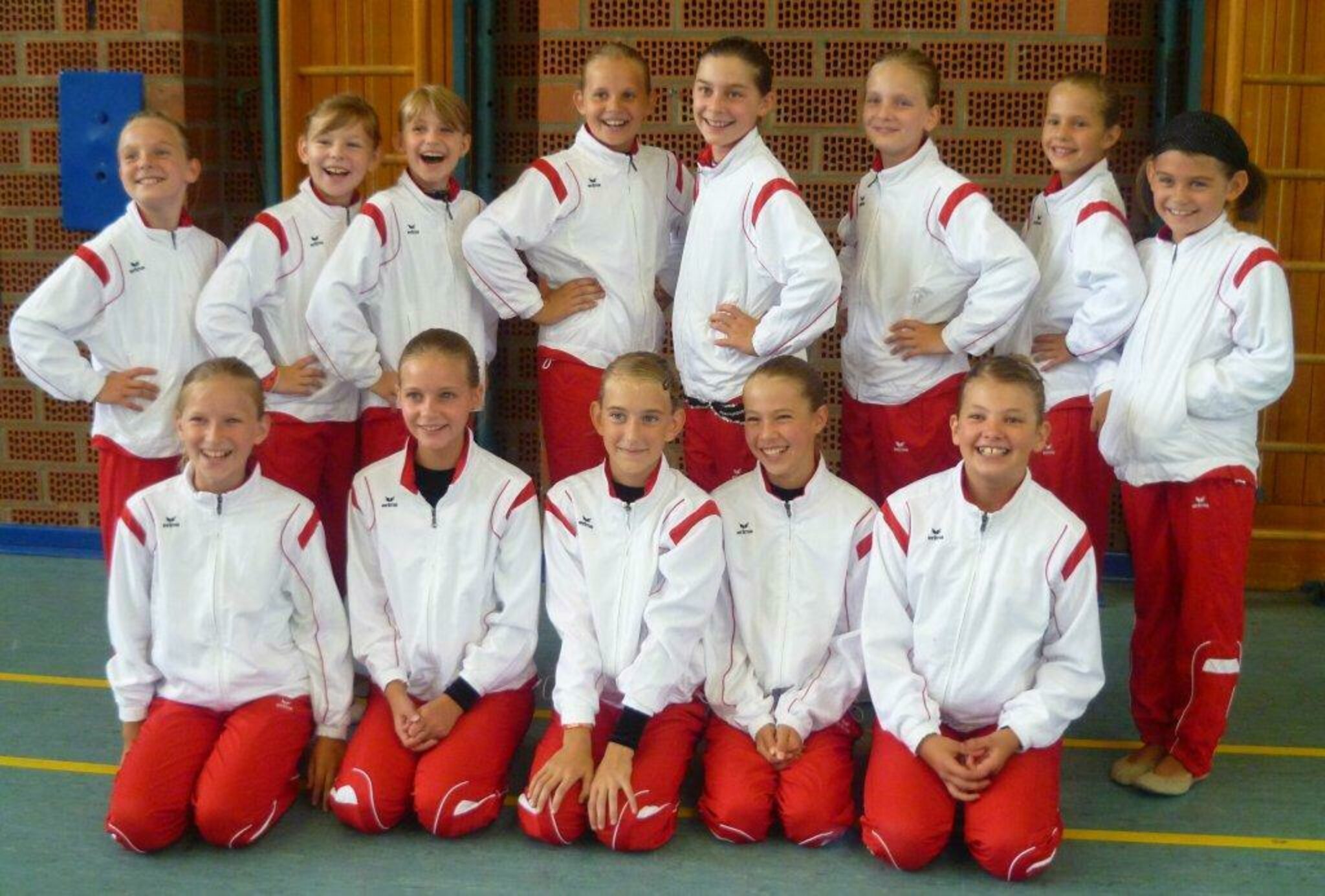 Anna Binswanger und 9 weitere Gersthofer Gymnastinnen qualifizieren ...