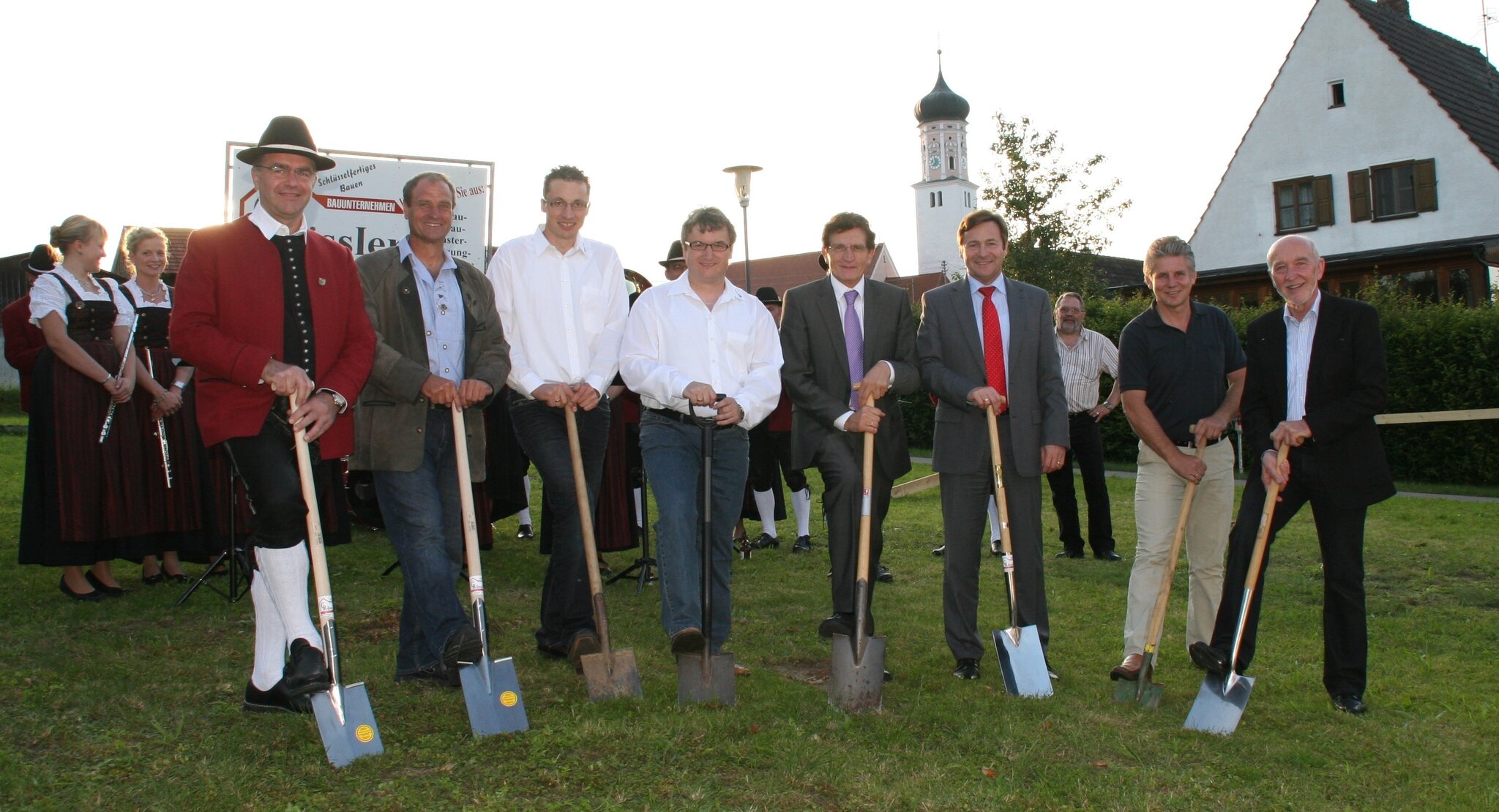 Spatenstich für Hurga Club-Heim und Musikheim - Buttenwiesen