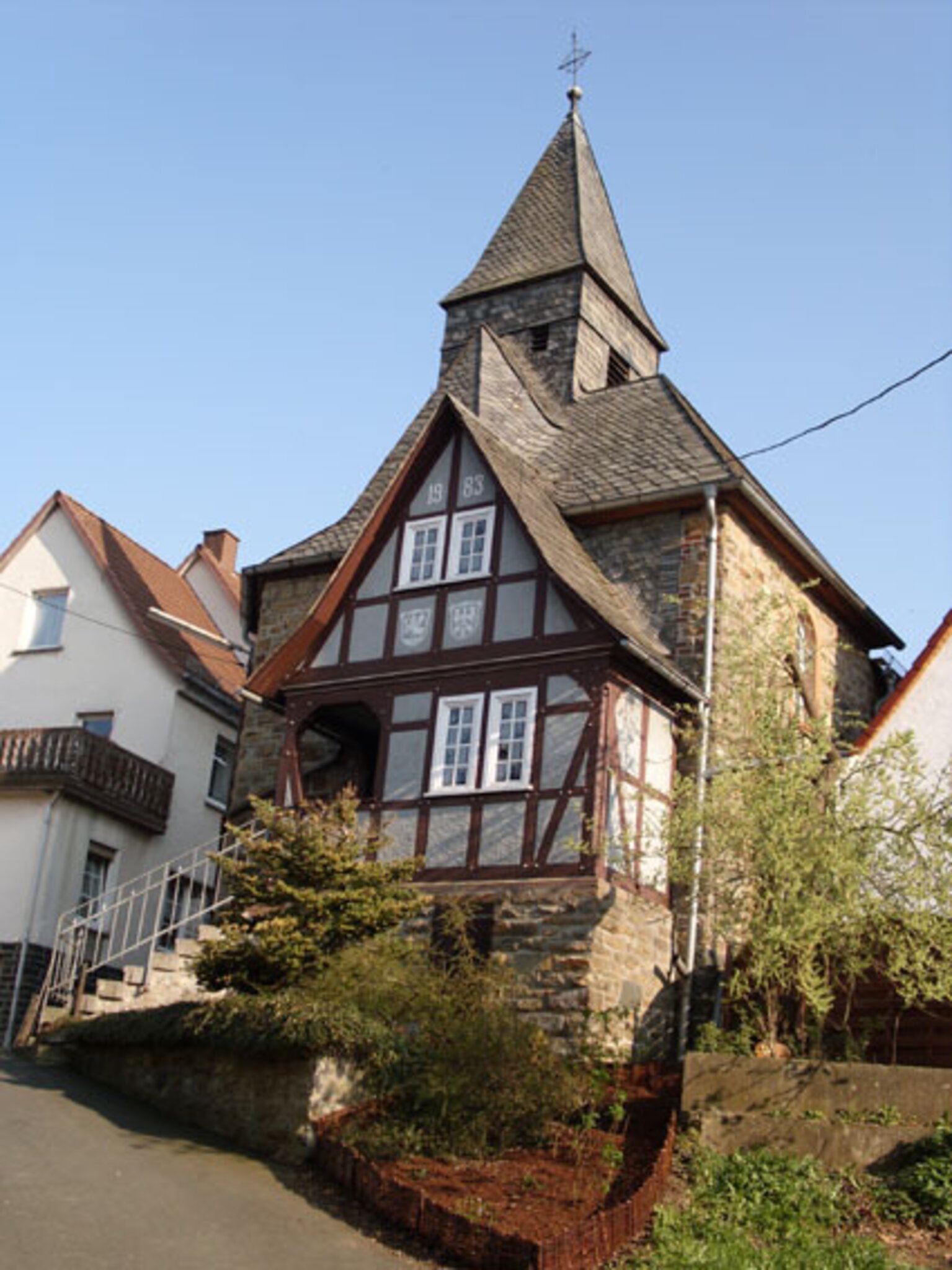 Alte Kirche in 35232 Dautphetal-Friedensdorf - Dautphetal