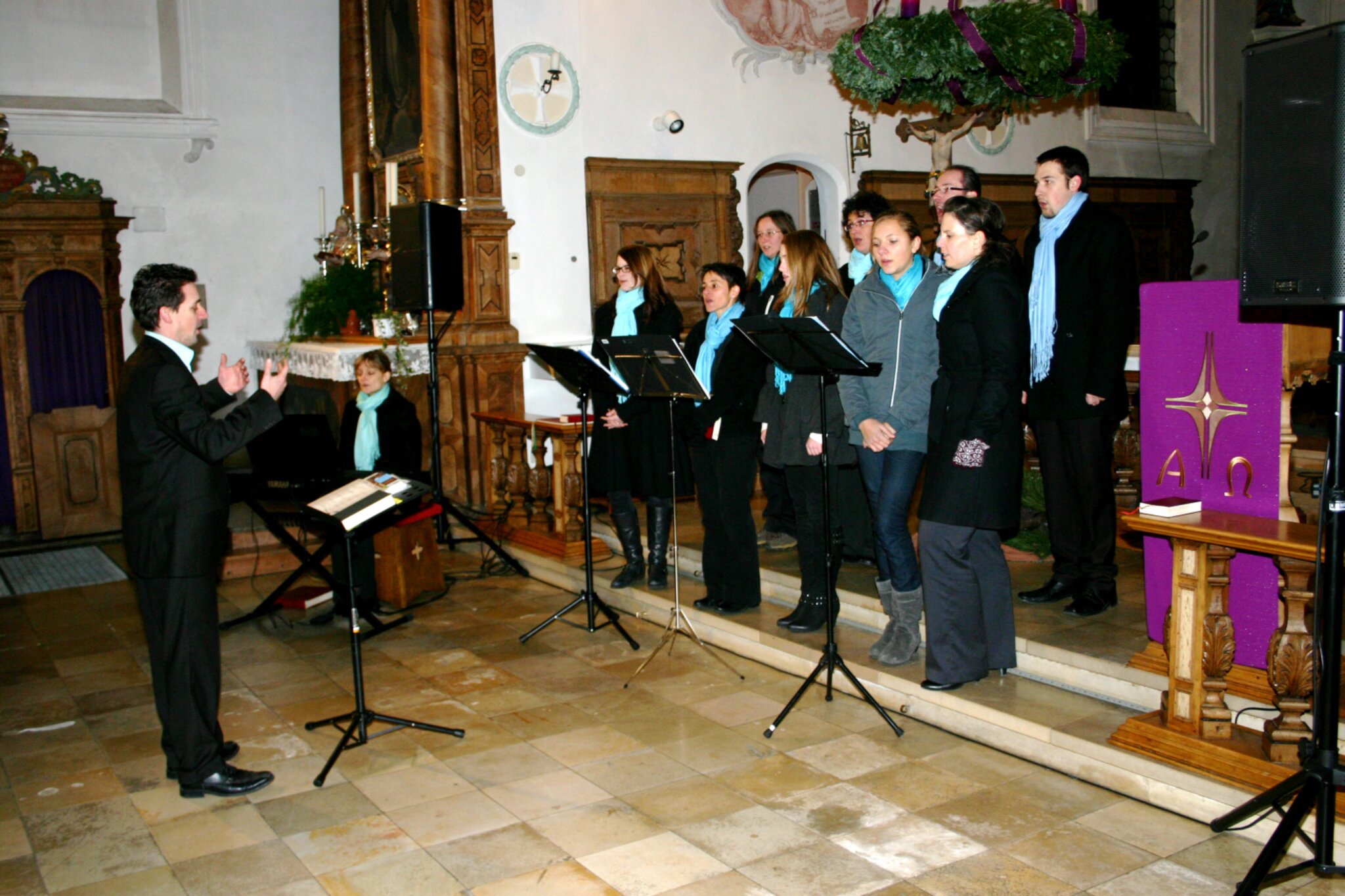 Adventskonzert der Singgruppe Talatta in St. Martin, Batzenhofen ...