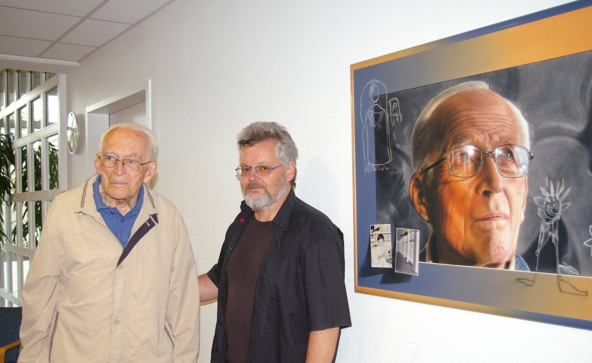 Meinrad M. Froschin übergibt Porträt des FFH-Gründers Dr. Matthäus ...