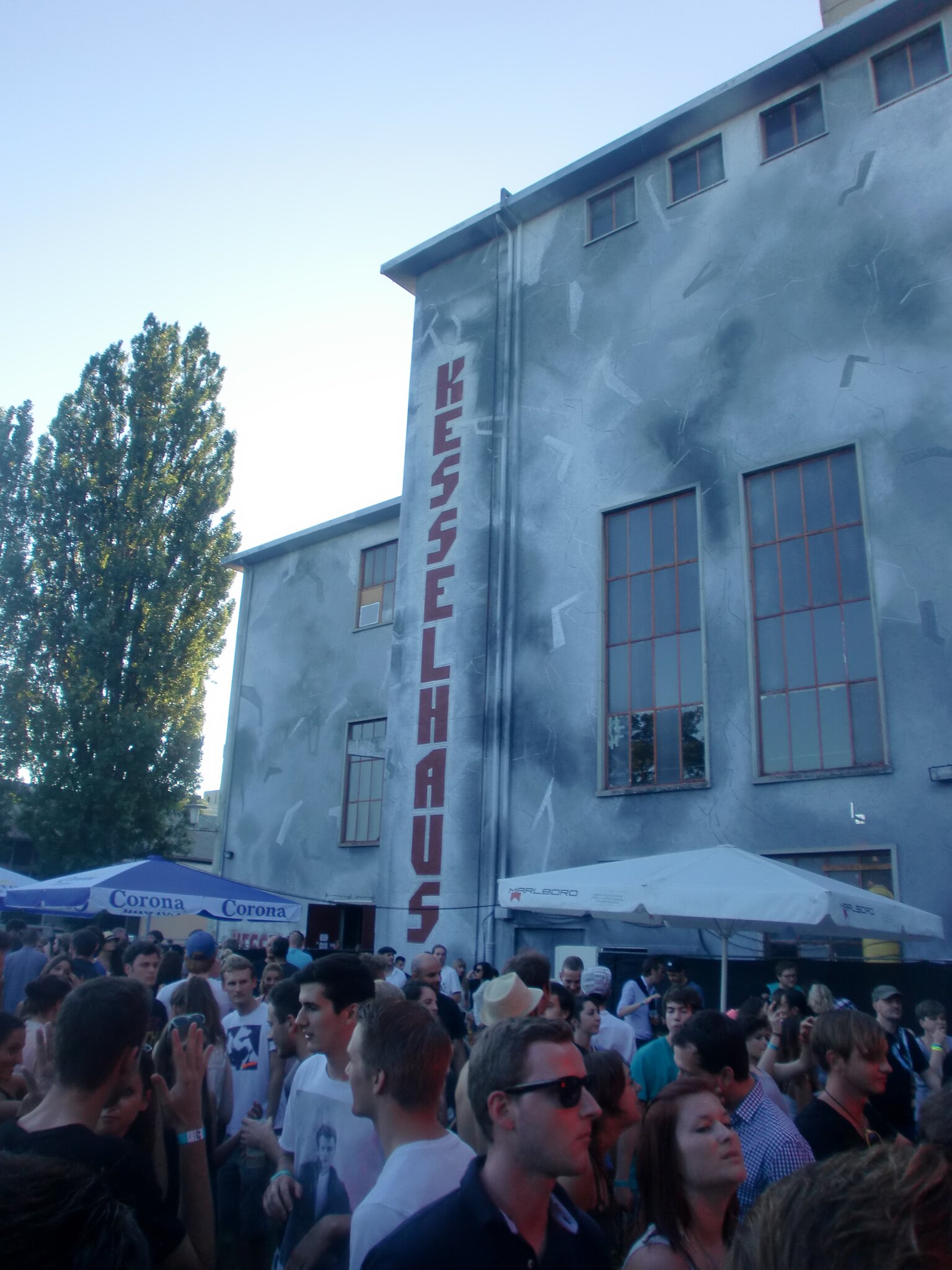 AUTO.MATIC.OPEN 2012: Elektronische Beats bei bestem Wetter - Augsburg