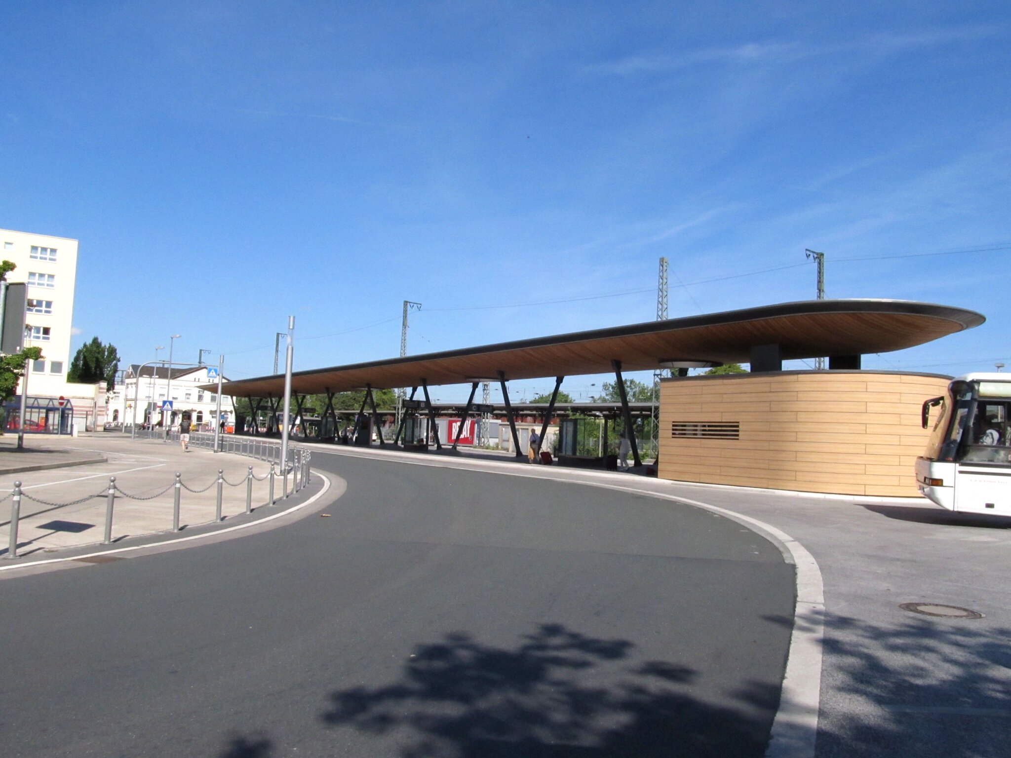 Moderner Busbahnhof in Unna - Menden