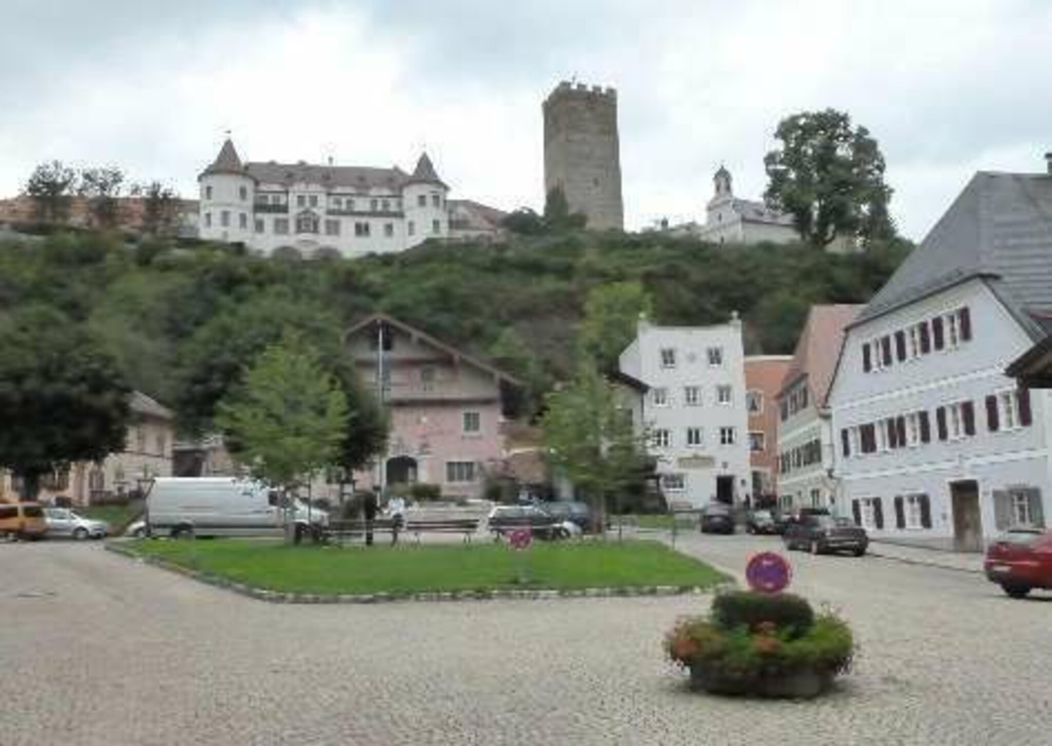 Historischer Marktplatz und Schloss in Neubeuern - Neubeuern