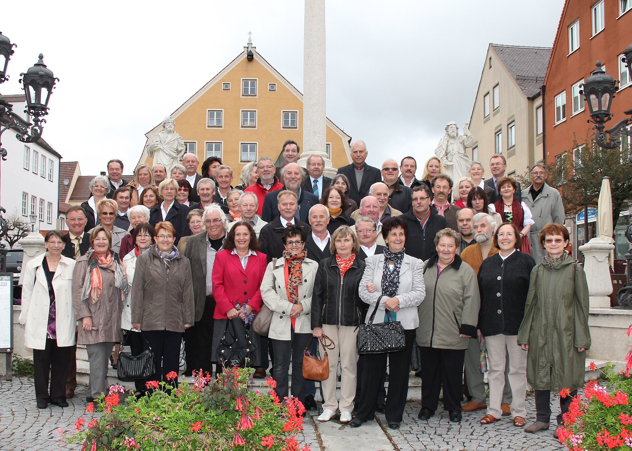 Eine fröhlich, charmante Schar von Friedberger Mädchen und- Buben trafen sich zum großen ...