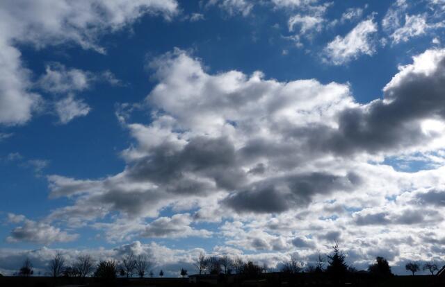 IN DIE WOLKEN GUCKEN..... - Göhren