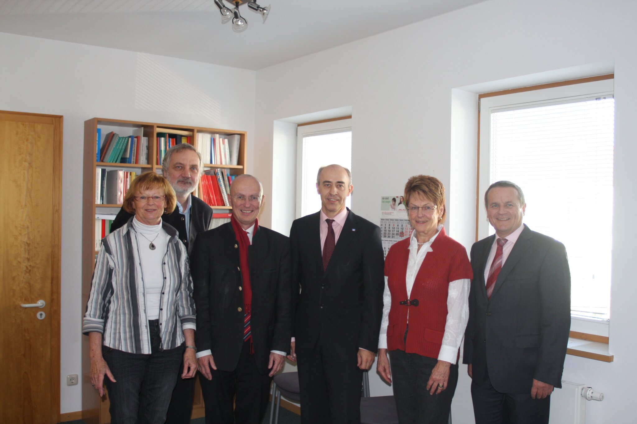 Raiffeisen- und Volksbanken unterstützen Friedberger Tafel und Kultur ...