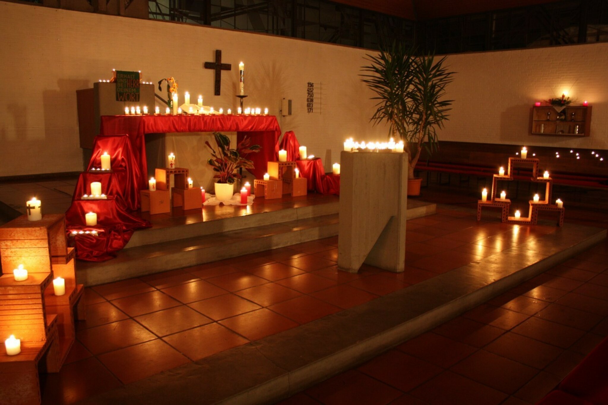 Taize-Andacht in der Herrenwaldkirche am 27.1.2013 - Stadtallendorf