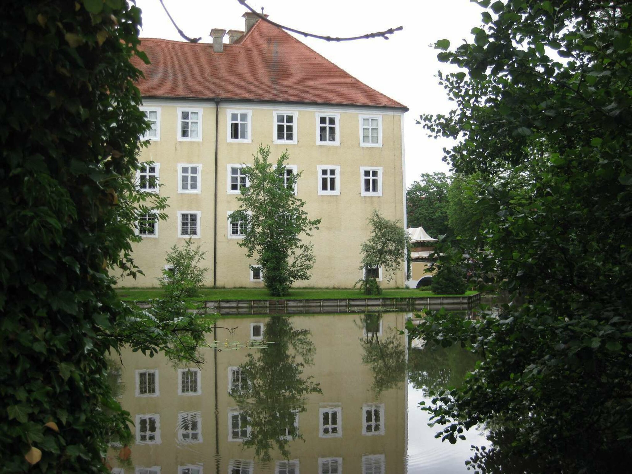 Frühlingsmarkt auf dem Wasserschloss in Sandizell bei Schrobenhausen - Rain