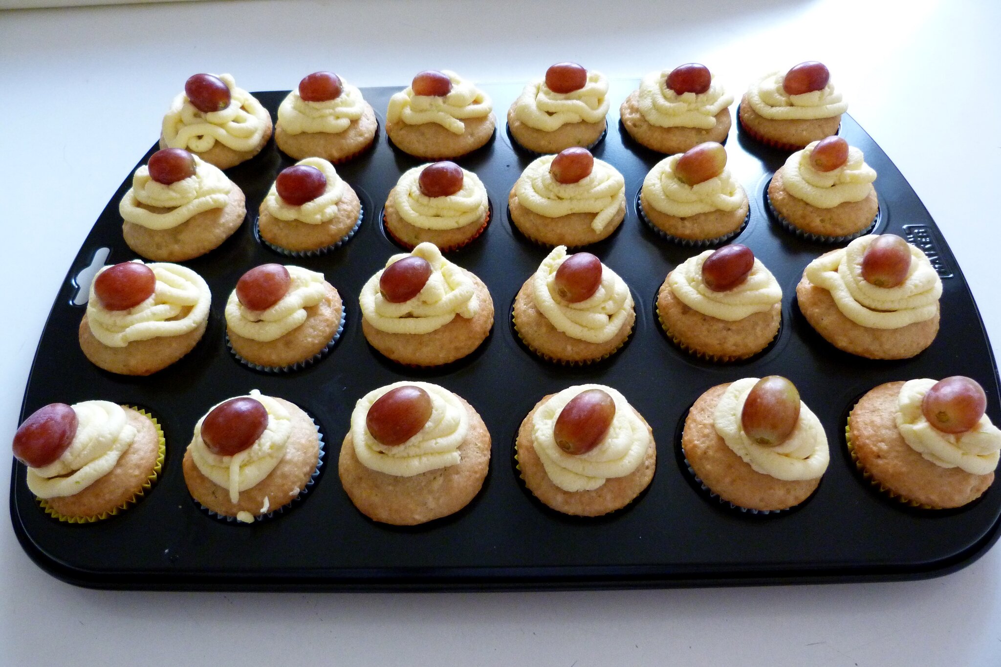 Kokosmuffins für 24er Mini - Muffinform - Göhren