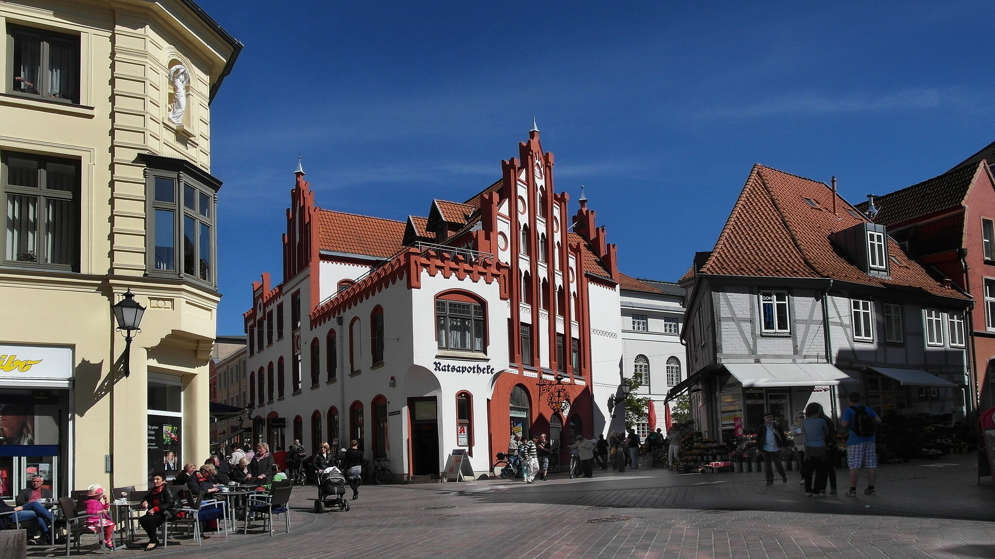 In der Hansestadt Wismar unterwegs: Vom historischen Marktplatz zum ...