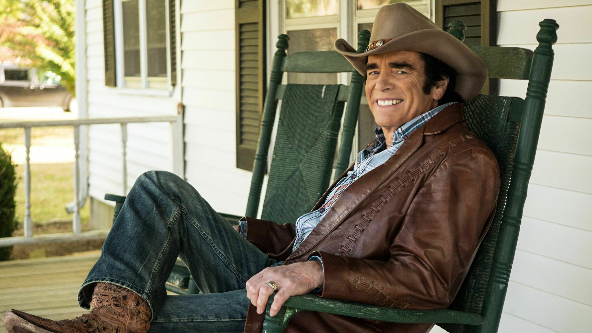 Tom Astor dreht mit seinem gleichnamigen neuen Album wieder richtig auf ...