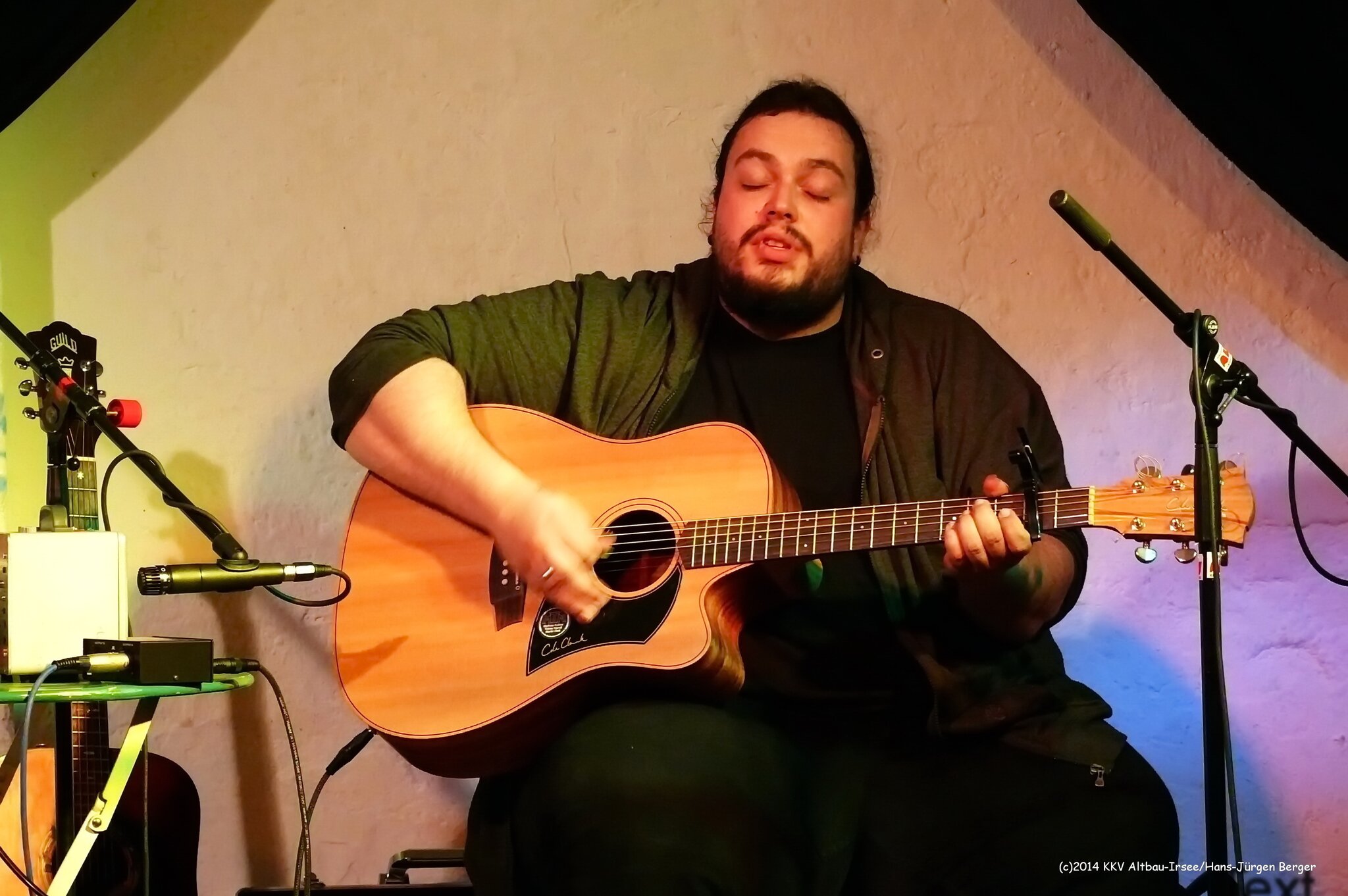 Mathias Kellner zieht den Altbau Irsee unplugged in seinen Bann - Irsee