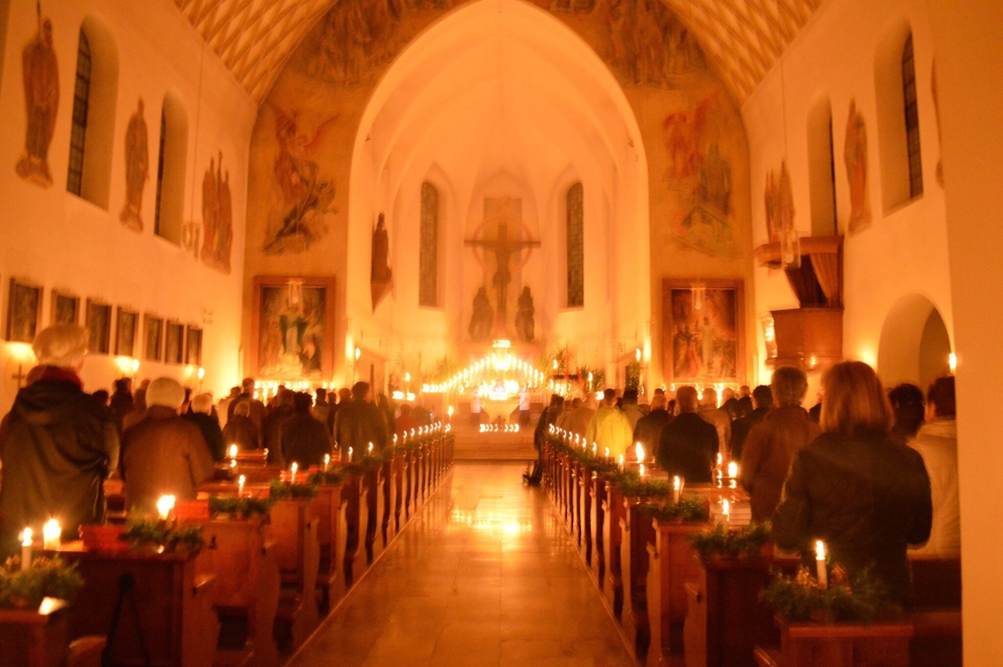 St. Wolfgang erstrahlt im Kerzenschein - Meitingen