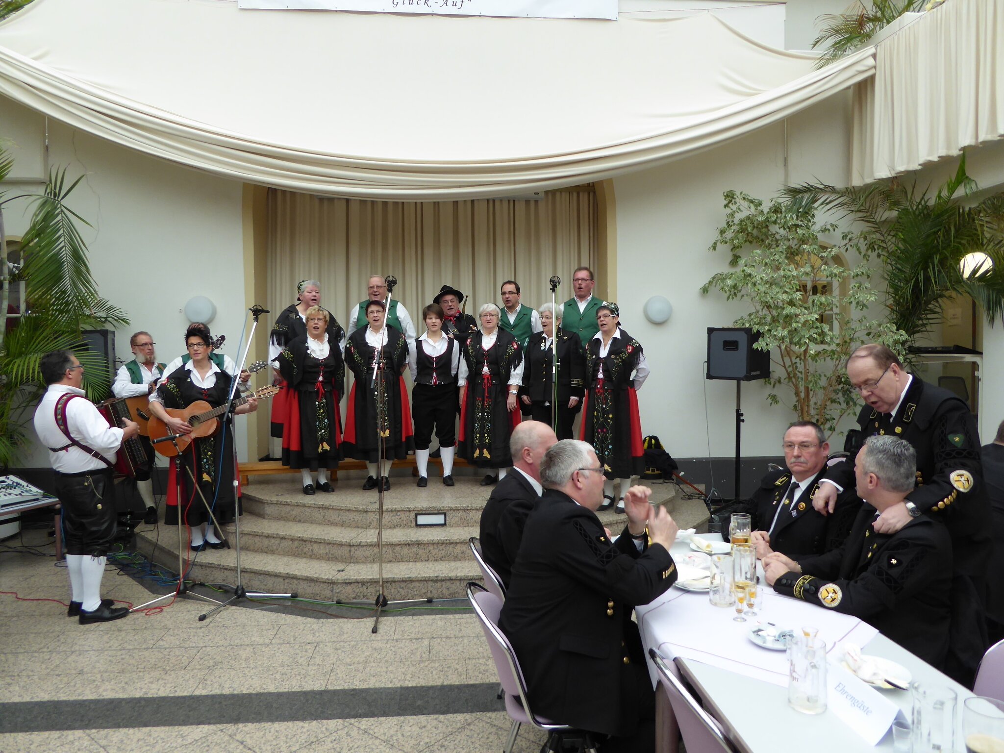 Brauchtumsgruppe "Harzer Roller" bereicherten Bergdankfest Bad Grund ...