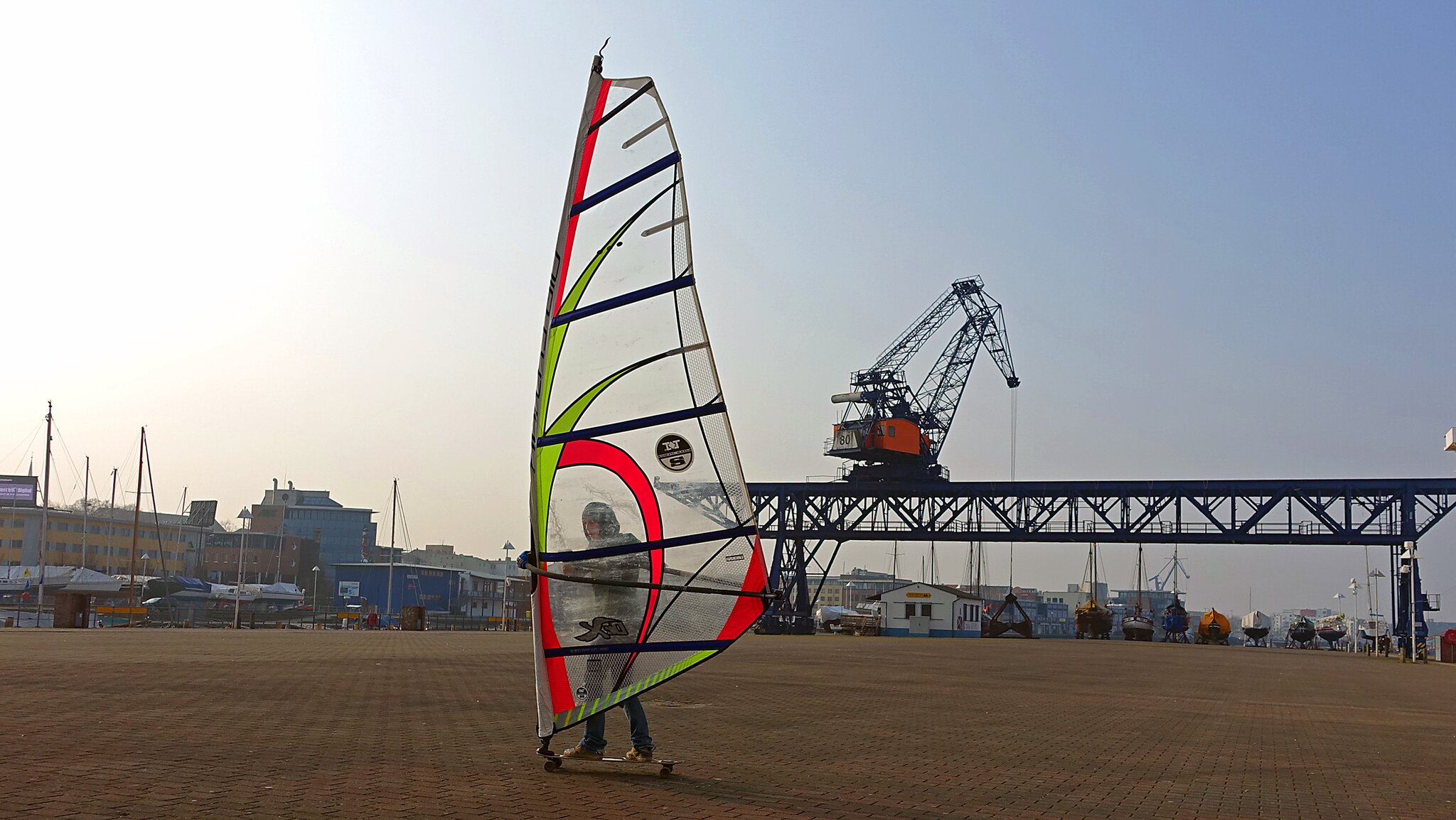 „Windskaten“ am Stadthafen von Rostock - Rostock