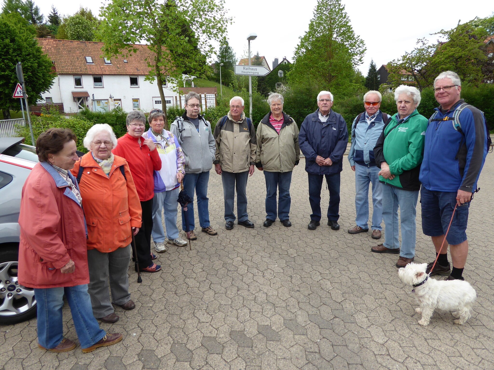 Alte-Herren-Kameradschaft Windhausen wanderte - Windhausen