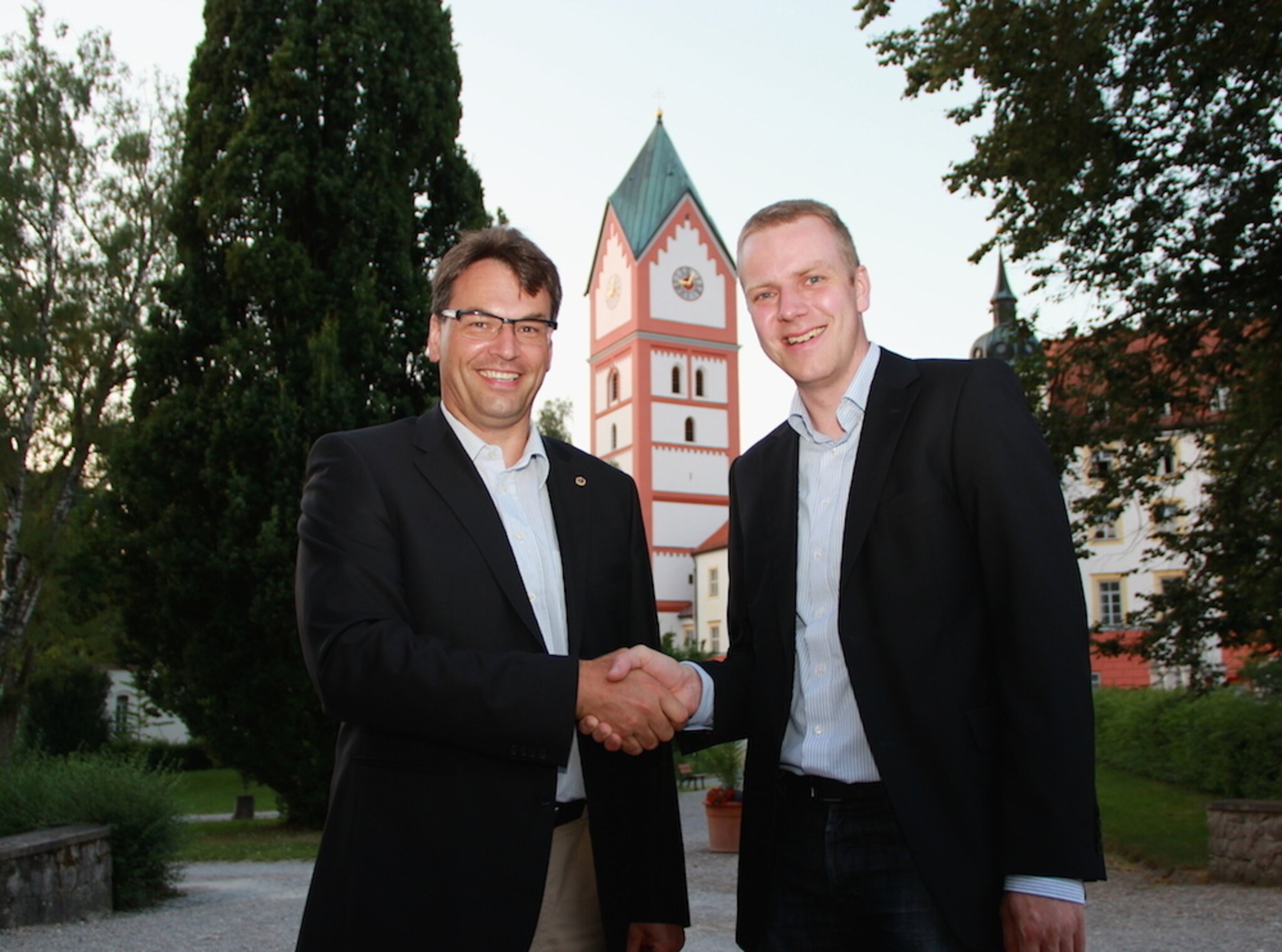 Nils Meyer übergibt an Dr. Erich Lehmair: Führungswechsel beim Lions-Club Pfaffenhofen/Hallertau ...