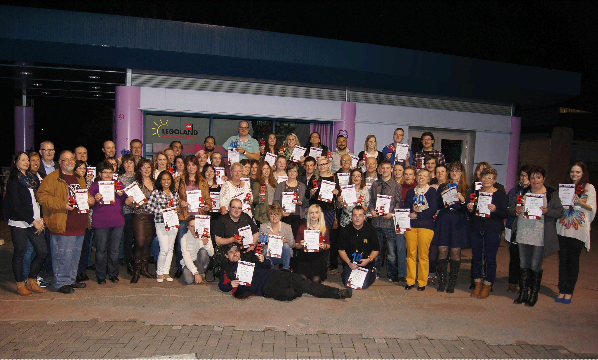 LEGOLAND Deutschland Chef Kring ehrt 69 langjährige saisonale ...