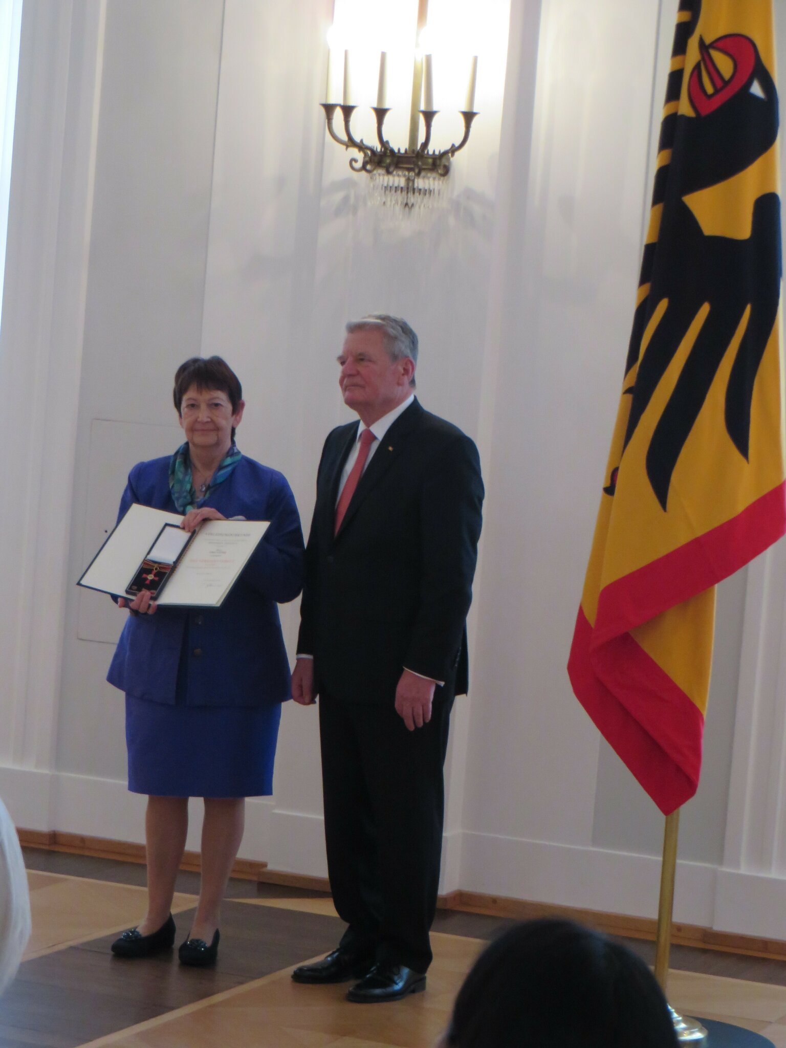 Bundesverdienstkreuz am Bande für Christa Röder - Laatzen