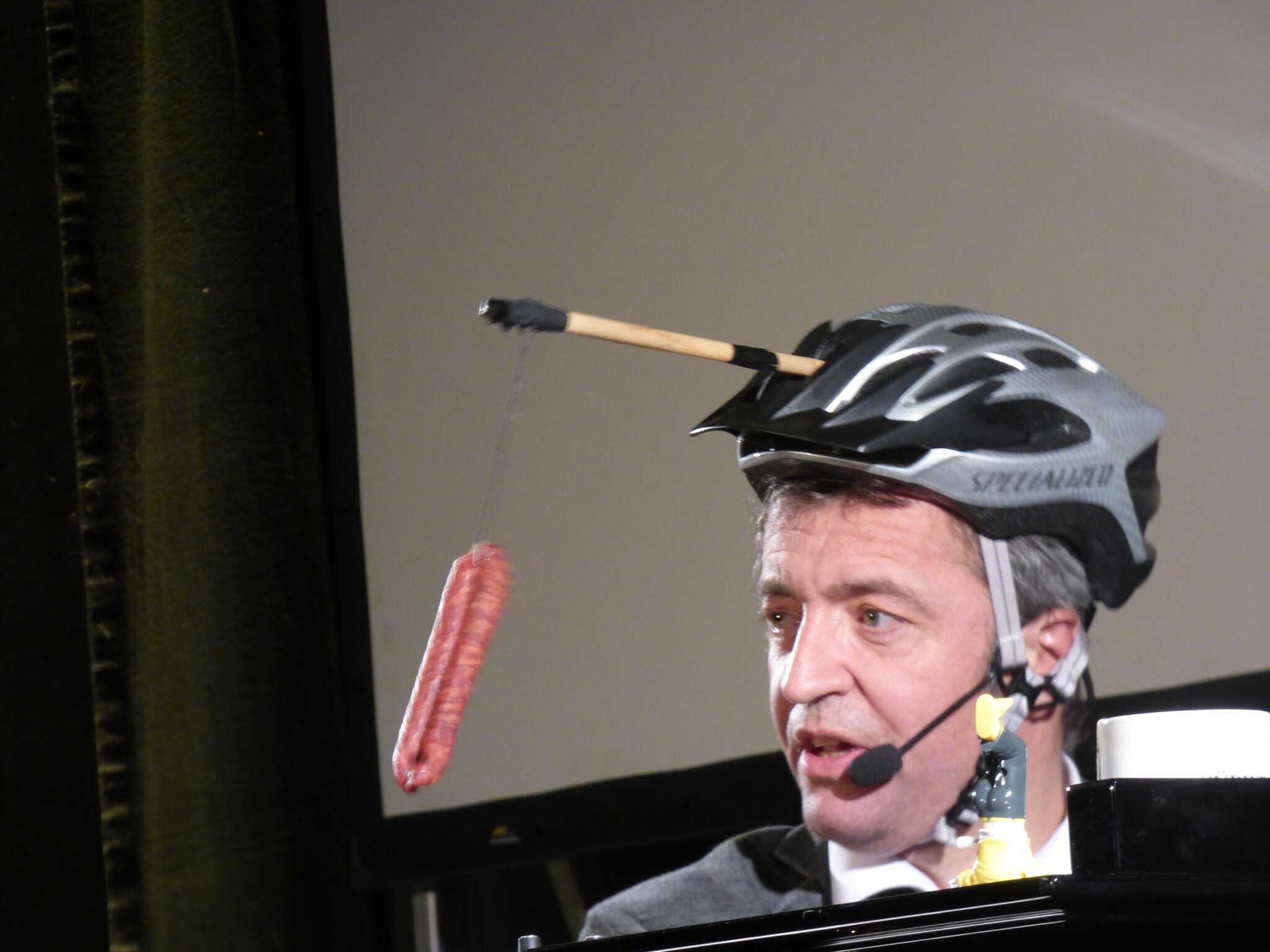 Rainald Grebe kann es mit seinem Techniker besonders gut- Standing ...