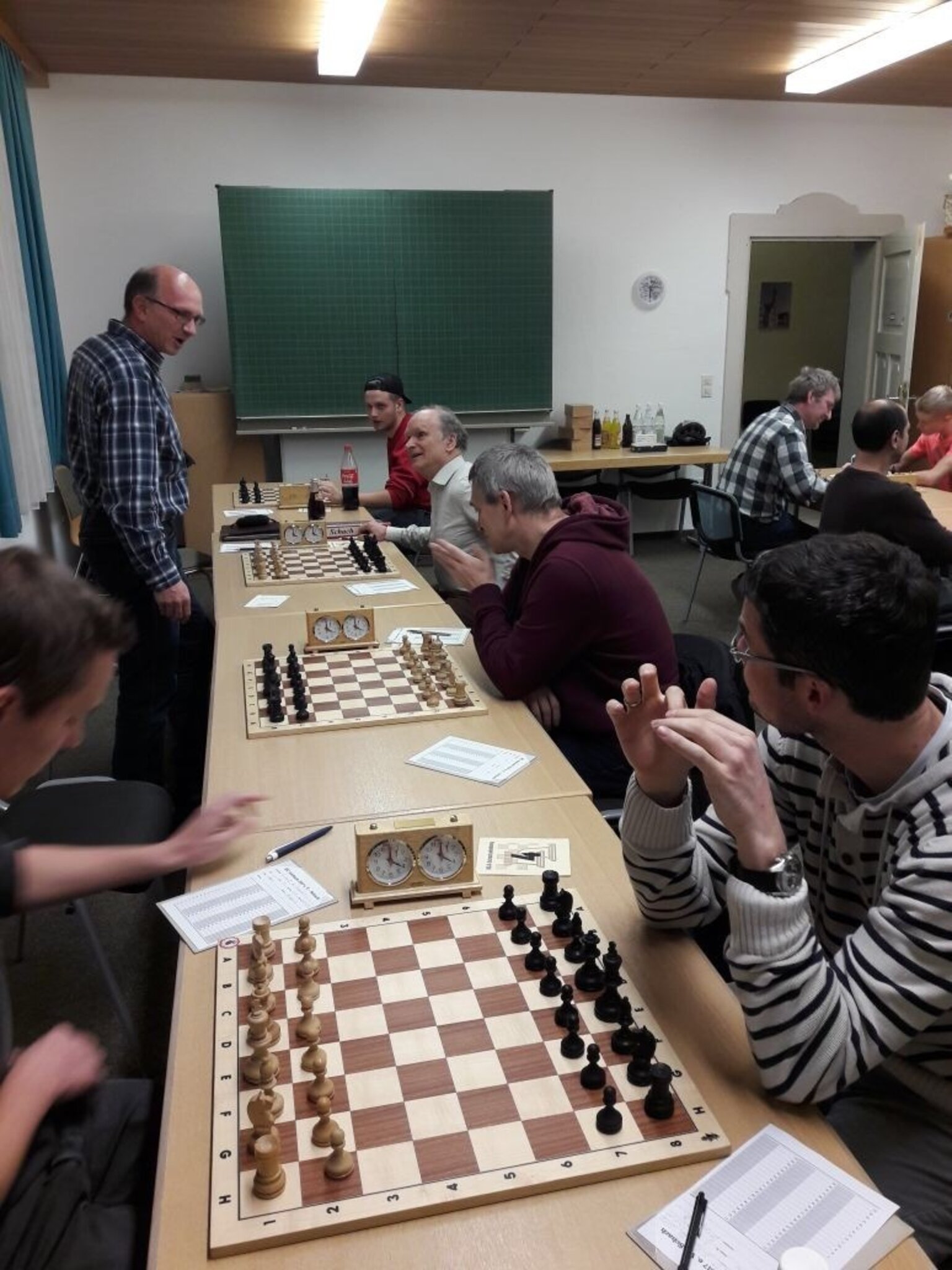 Schach: SportvereinThierhaupten - 1. Mannschaft mit erstem Punktgewinn ...