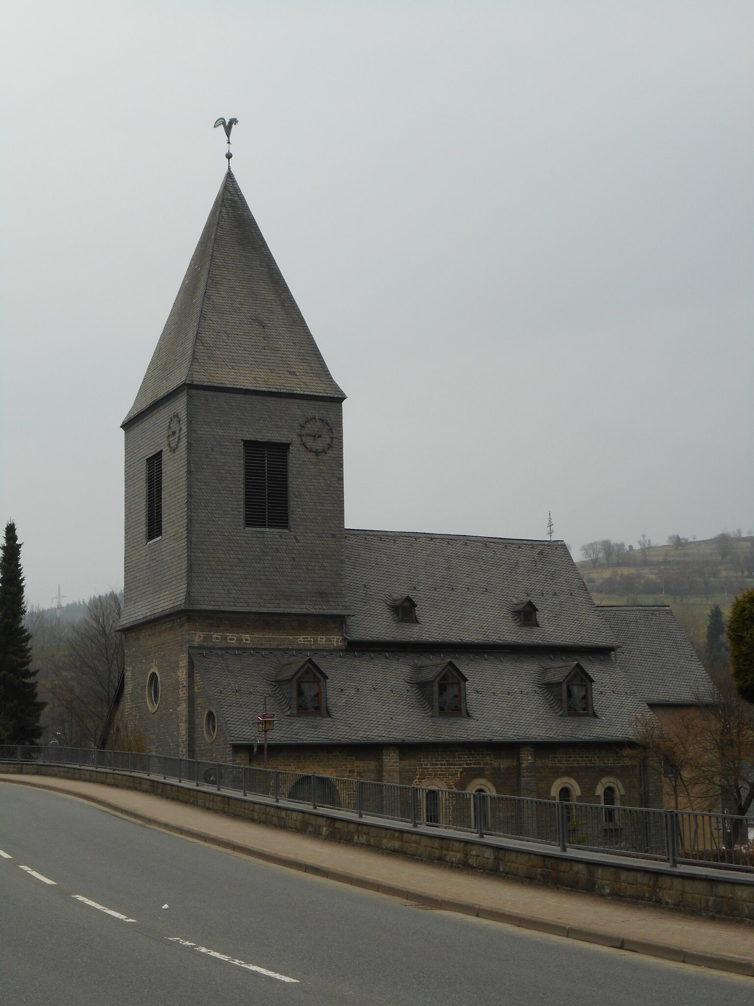 EV. KILIANS-KIRCHE in USSELN (UPLAND) - Korbach