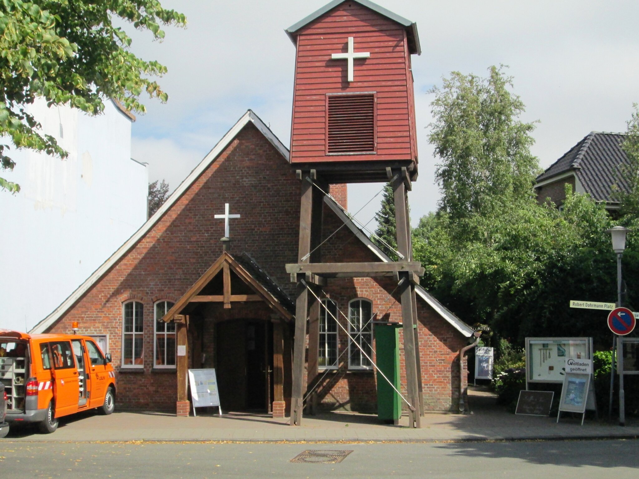 Die Kapelle am Robert-Dohrmann-Platz in Cuxhaven-Duhnen. - Cuxhaven