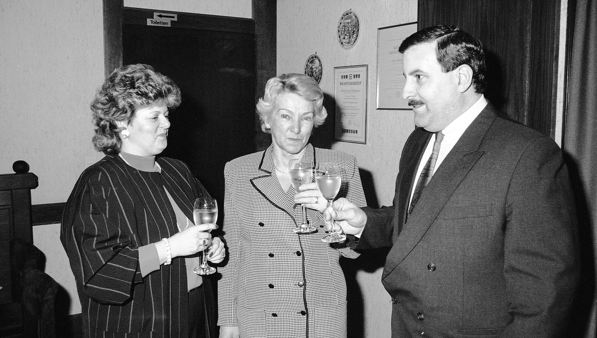 Damals in Döhren: Ein Prosit unter Prominenten – Ehrung von Karl Fuchs ...