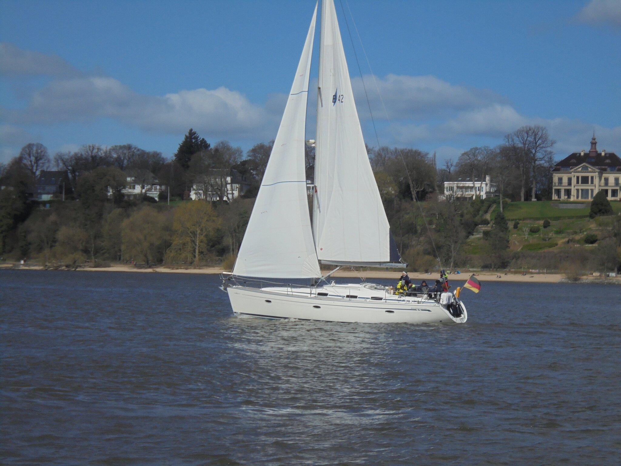 Die ersten Segelboote auf der Elbe! - Hamburg