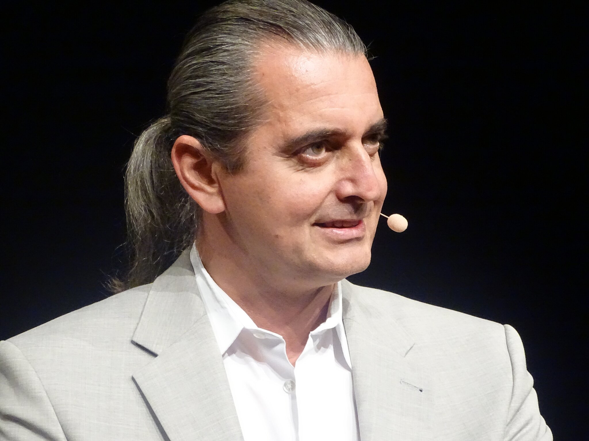 Hagen Rether:" Ich höre mit Kabarett erst auf wenn kein Fleisch mehr ...