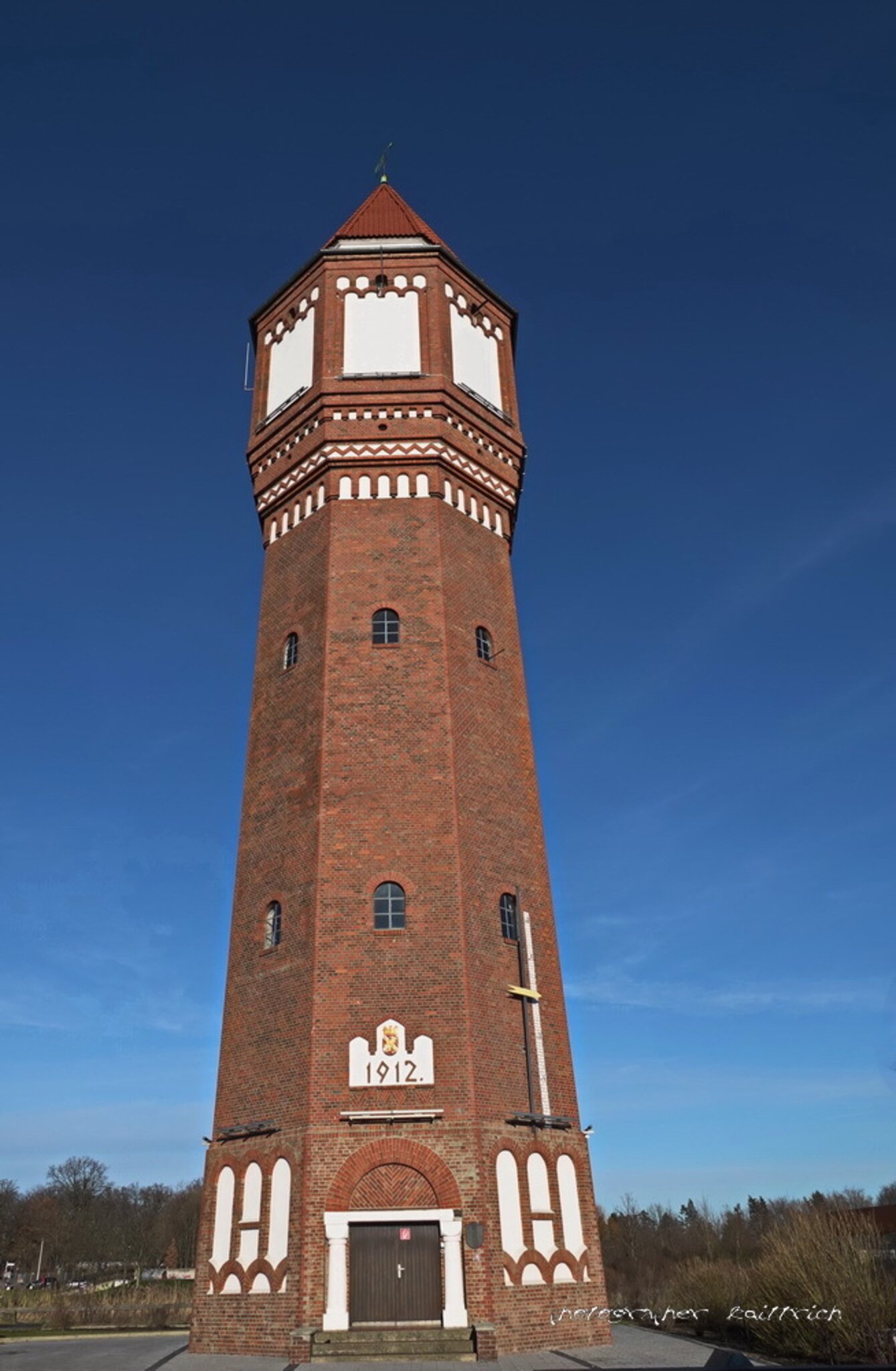 Der Lehrter Wasserturm und sein "Drumherum"..... (Donnerstagsrunde ...